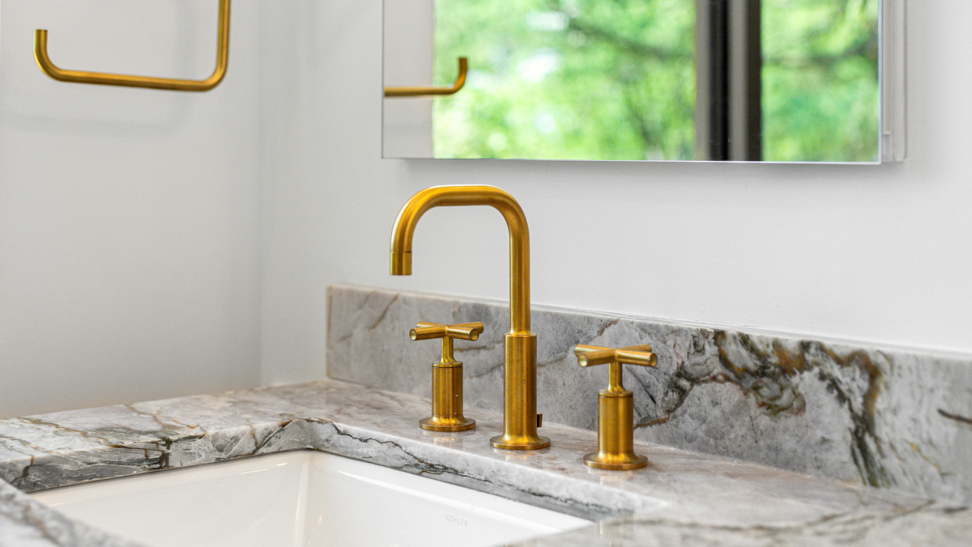 How to Spray Paint Metal Bathroom Fixtures - Men's Journal