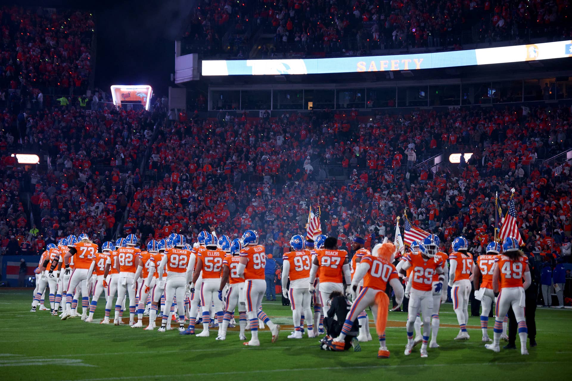 Star NFL Linebacker Announces Cancer Diagnosis - Men's Journal