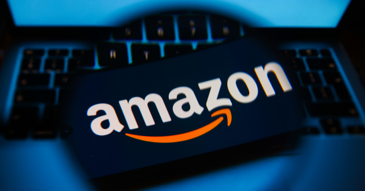 Stuhrling's 'Flawless' Dive Watch Is 80% Off on Amazon - Men's Journal