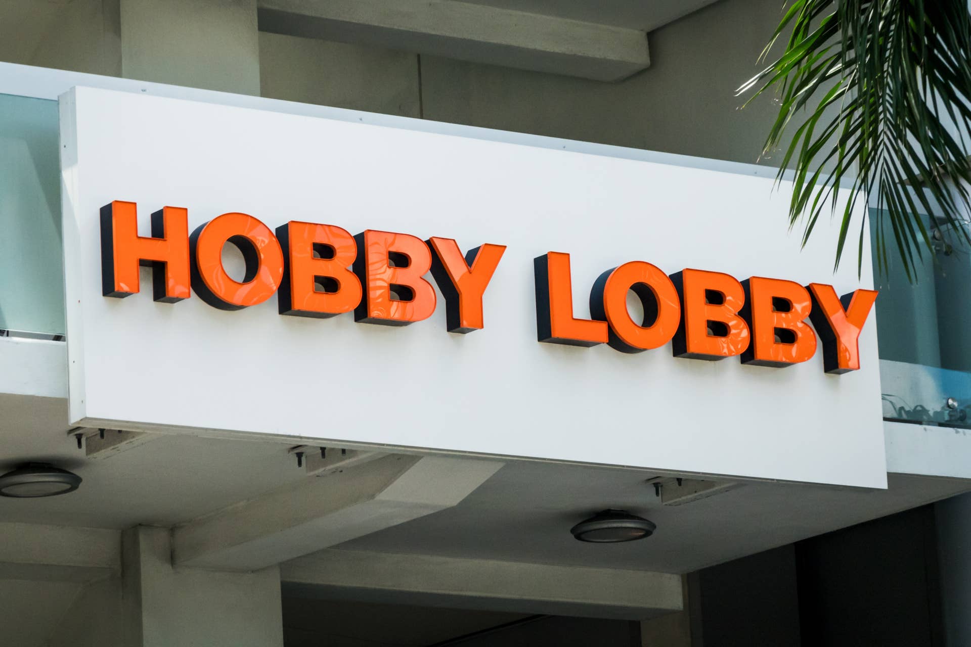 Hobby Lobby’s $11 Ceramic Serving Bowl Is a Must-Have - Men's Journal
