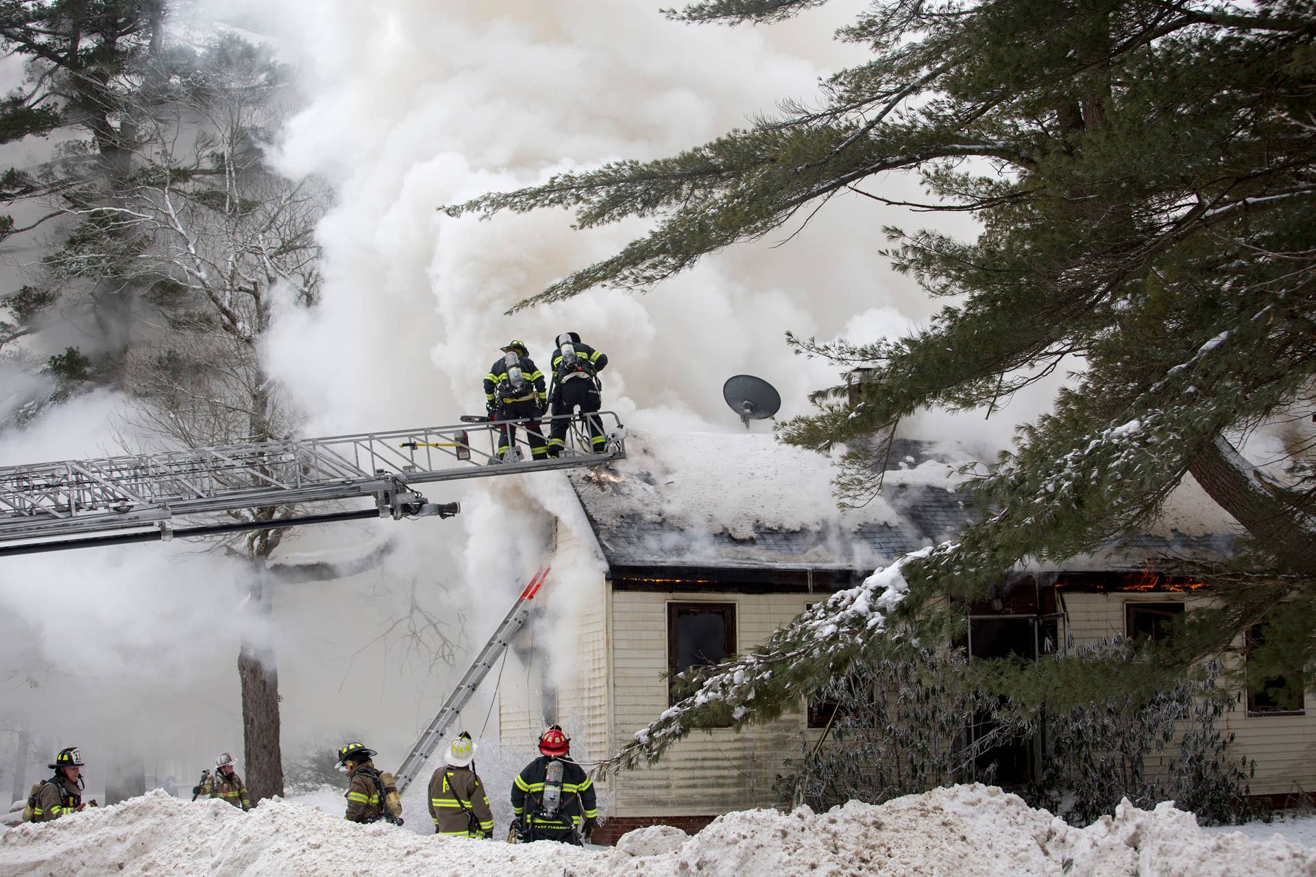 Winter Fire and Carbon Monoxide Safety Tips (Exclusive) - Men's Journal