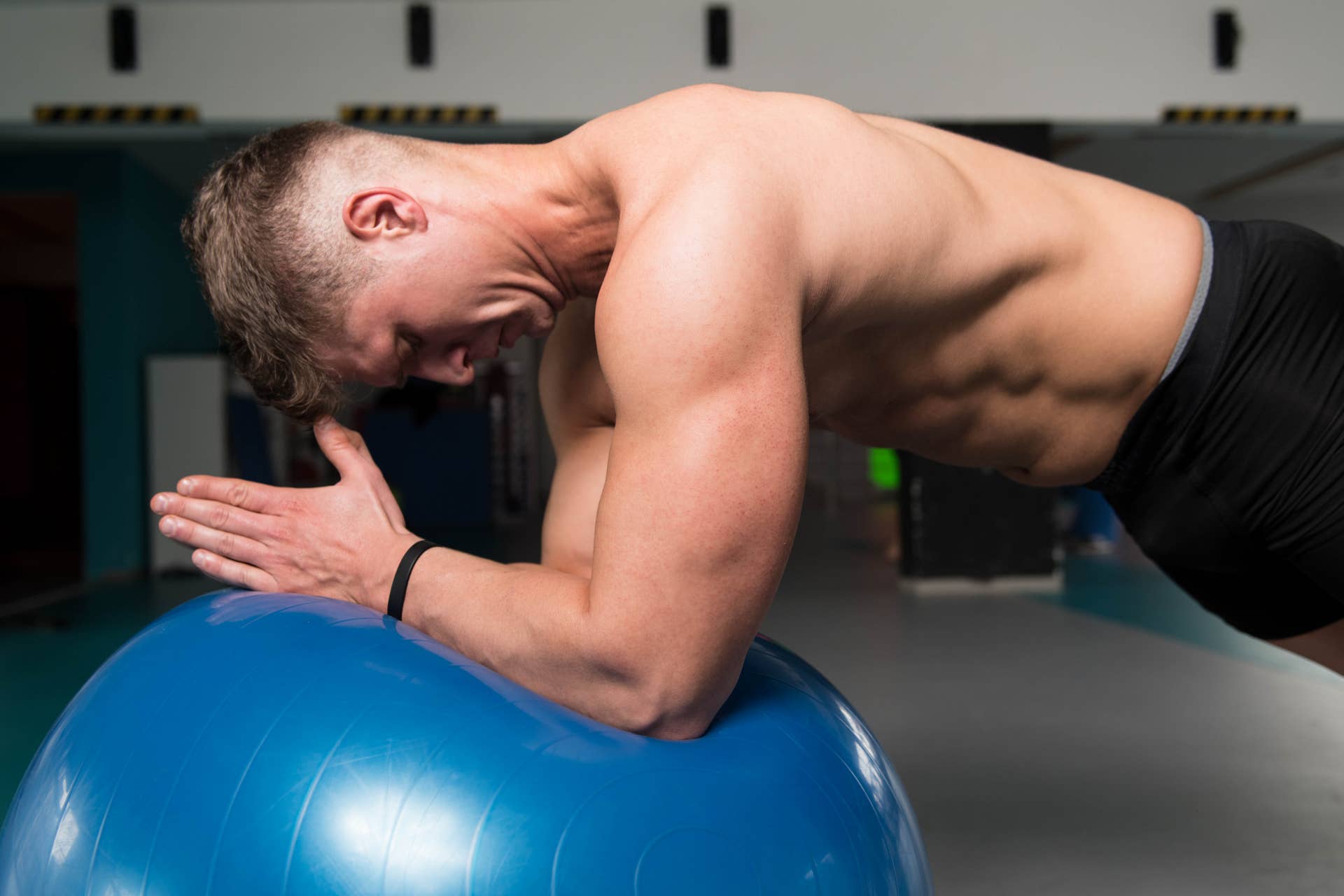 15-Minute Stability Ball Workout for a Strong, Shredded Core - Men's ...