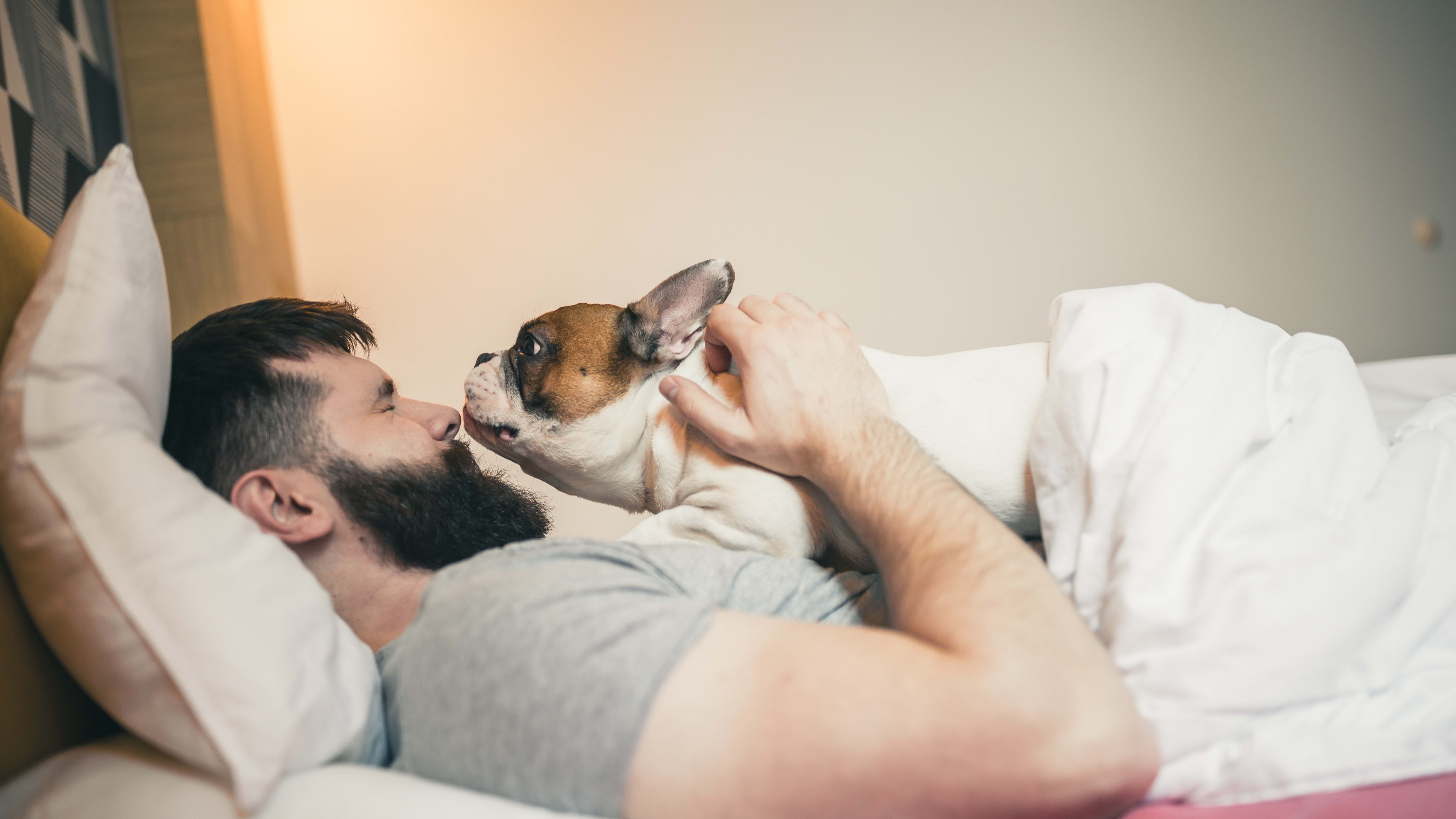 Can you Tell the Difference Between Cold, Flu and COVID? - Men's Journal