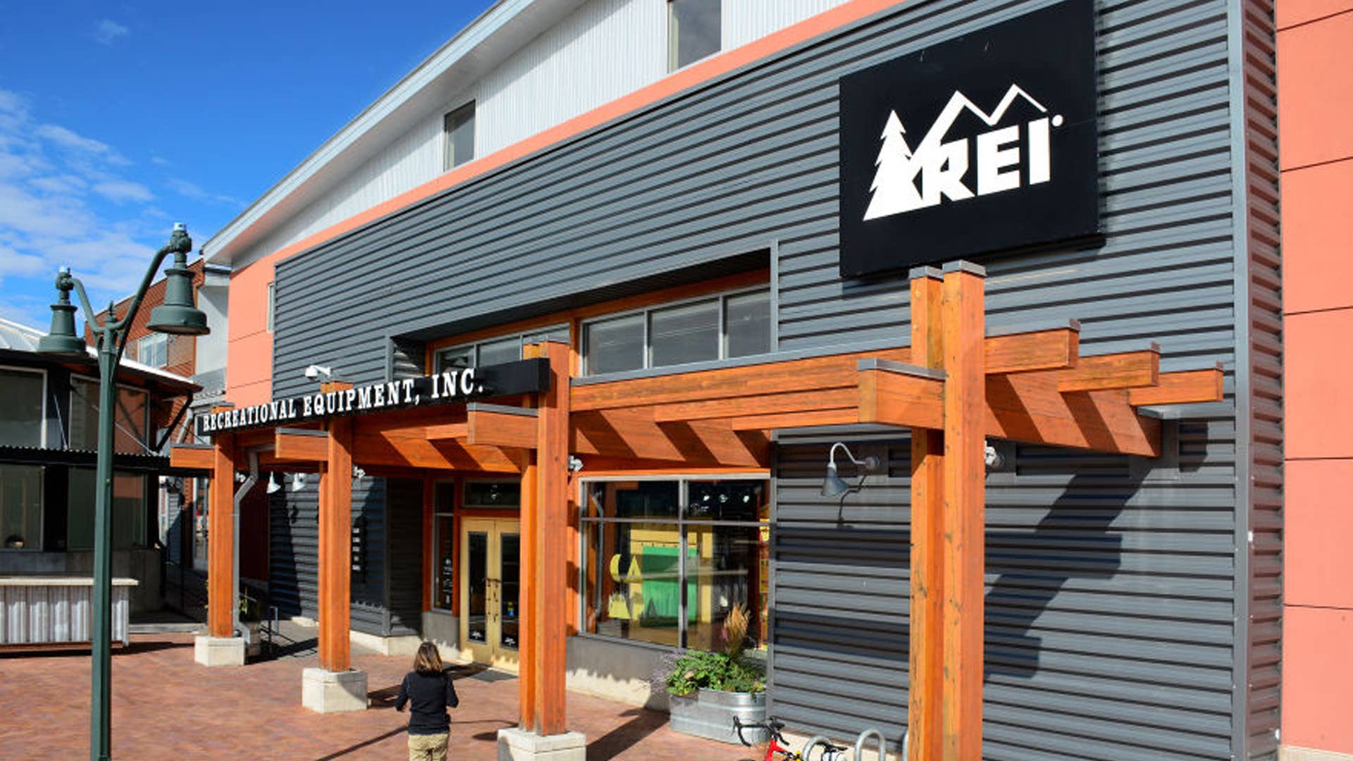 Smartwool's Cozy Merino Wool Crew Socks Are Now $13 at REI - Men's Journal