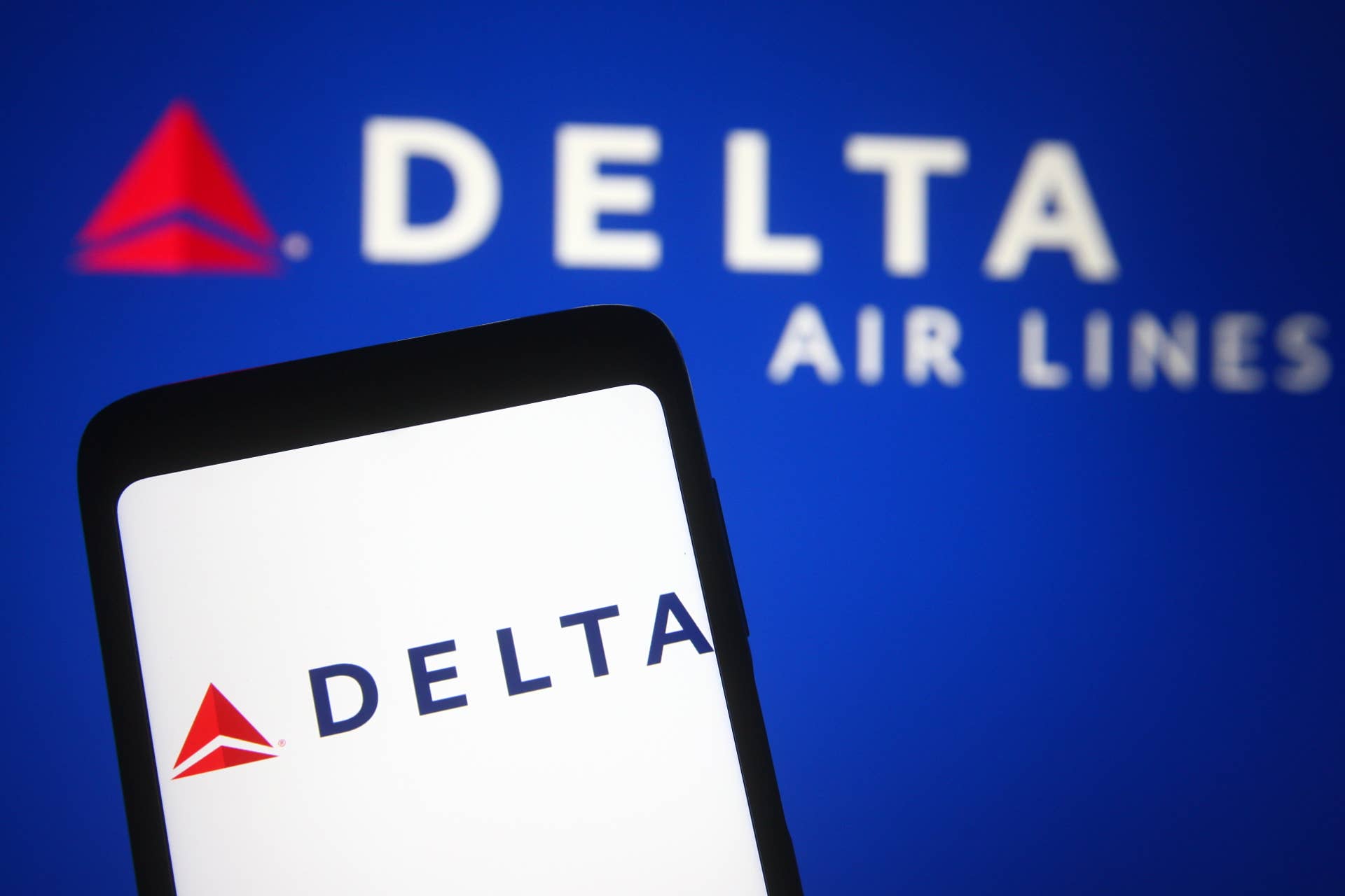 Alleged Delta Flight Attendant Goes Viral for Outburst at Southwest ...