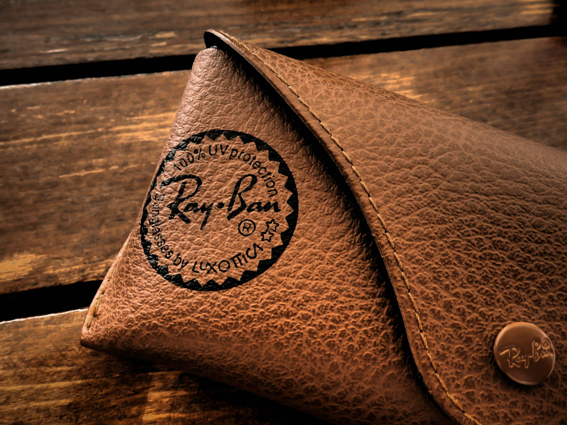 Ray-Ban's Original Wayfarer Sunglasses Are 20% Off Right Now - Men's ...