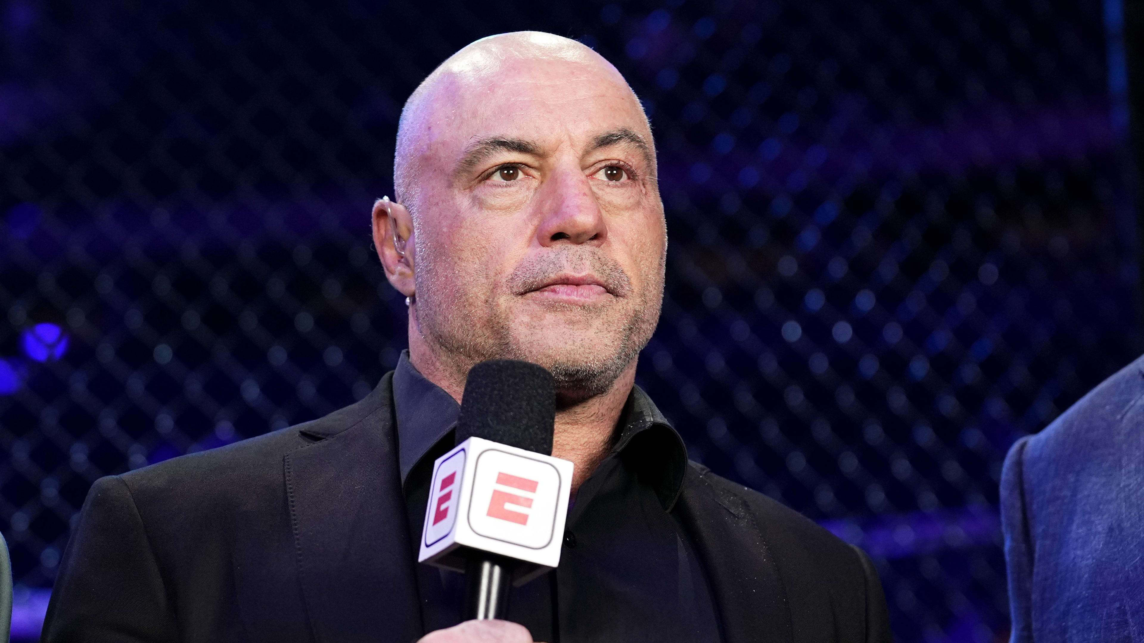 Why Joe Rogan Refused Golden Globes $500 Fee - Men's Journal