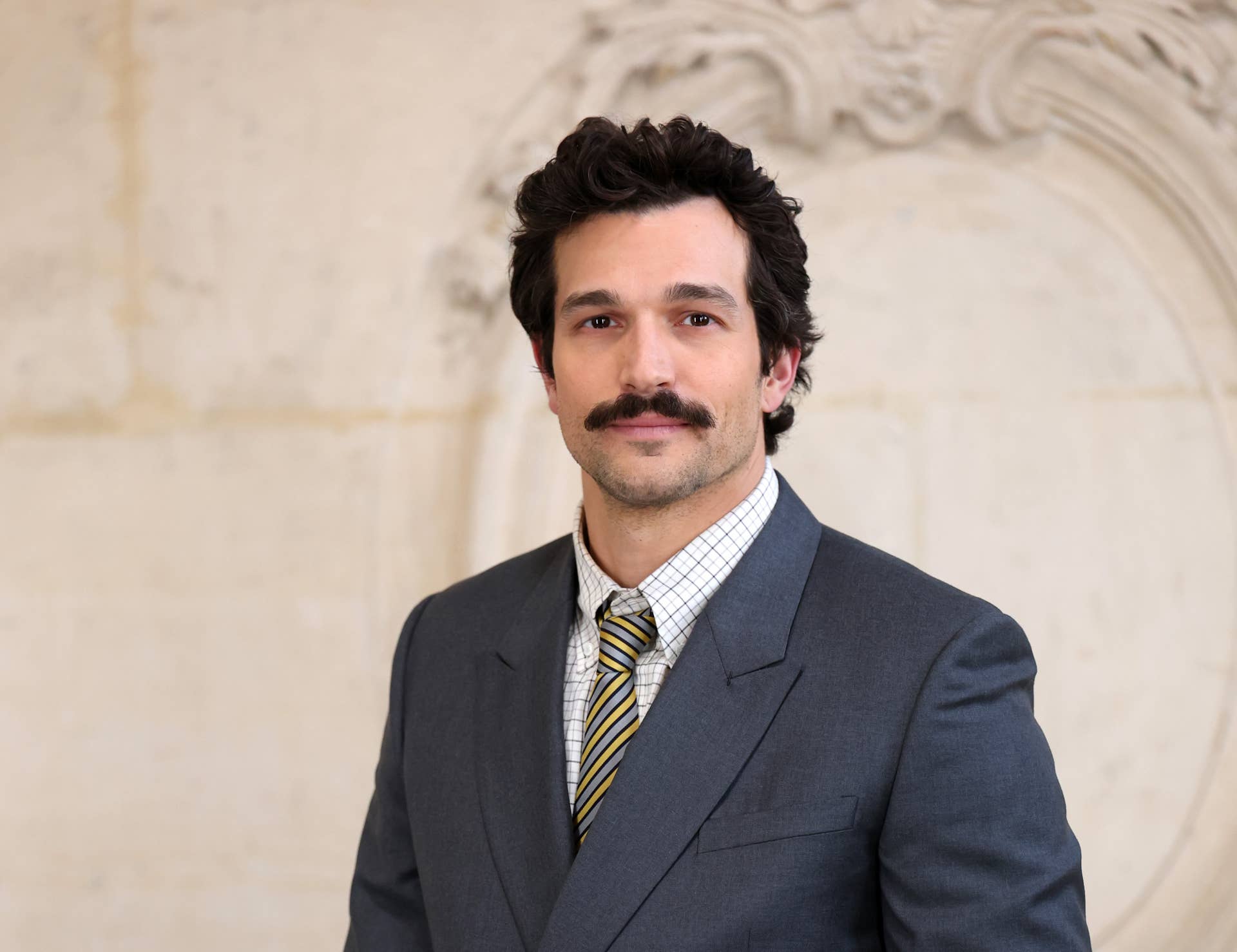 How Paul Anthony Kelly Got In Shape to Play JFK Jr. in 'Love Story ...