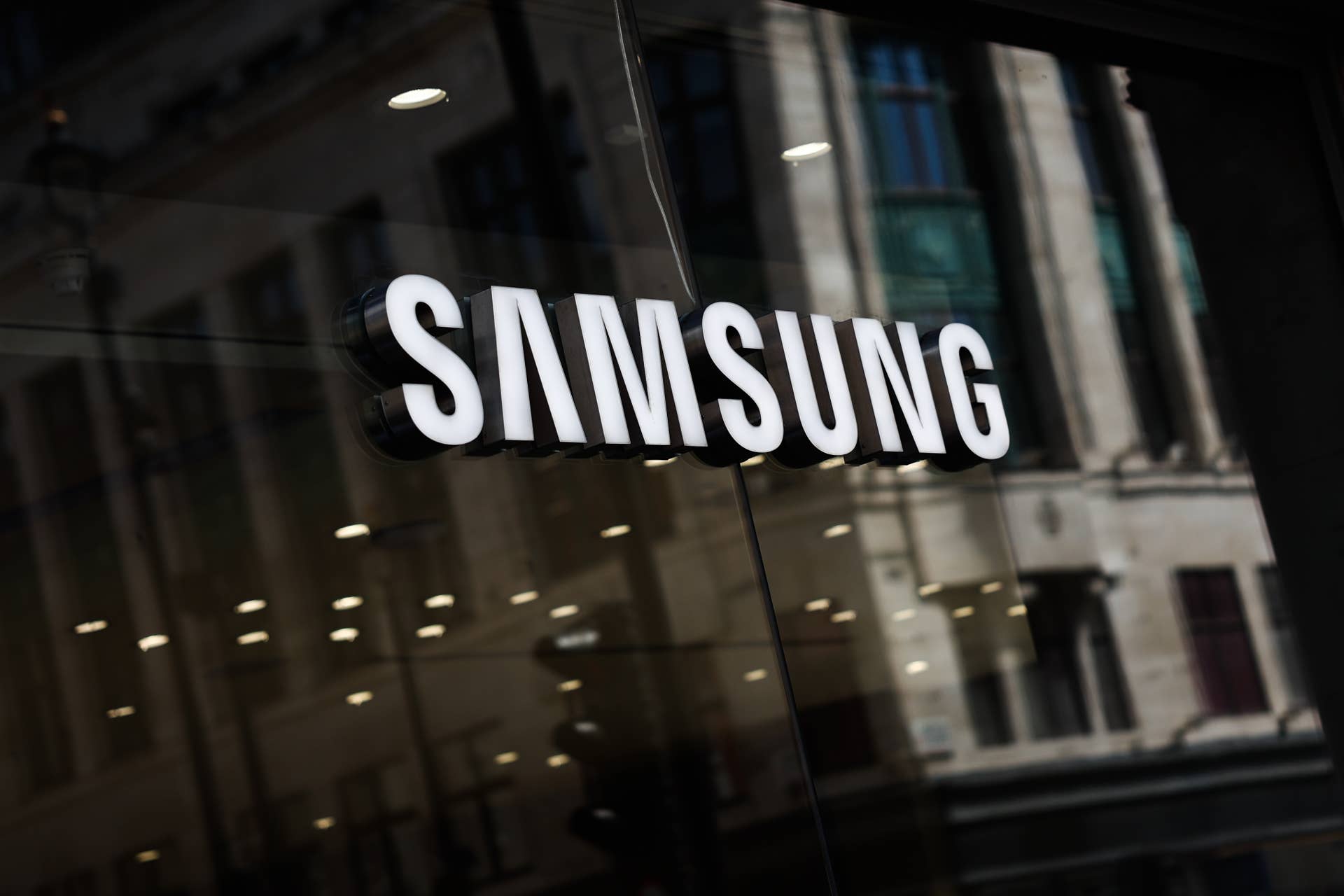 This 65-Inch Samsung Smart TV Is Now Under $350 at Walmart - Men's Journal