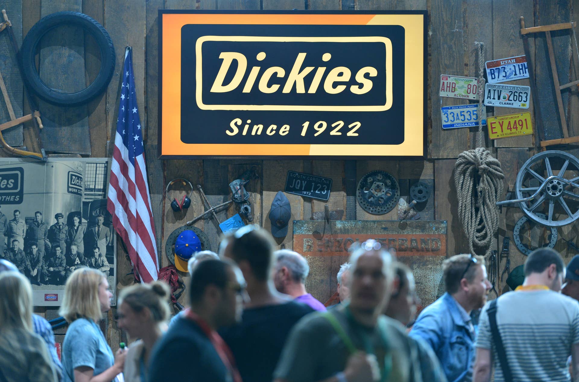 Dickies Midweight Fleece Hoodies Are Now Just $22 at Walmart - Men's ...