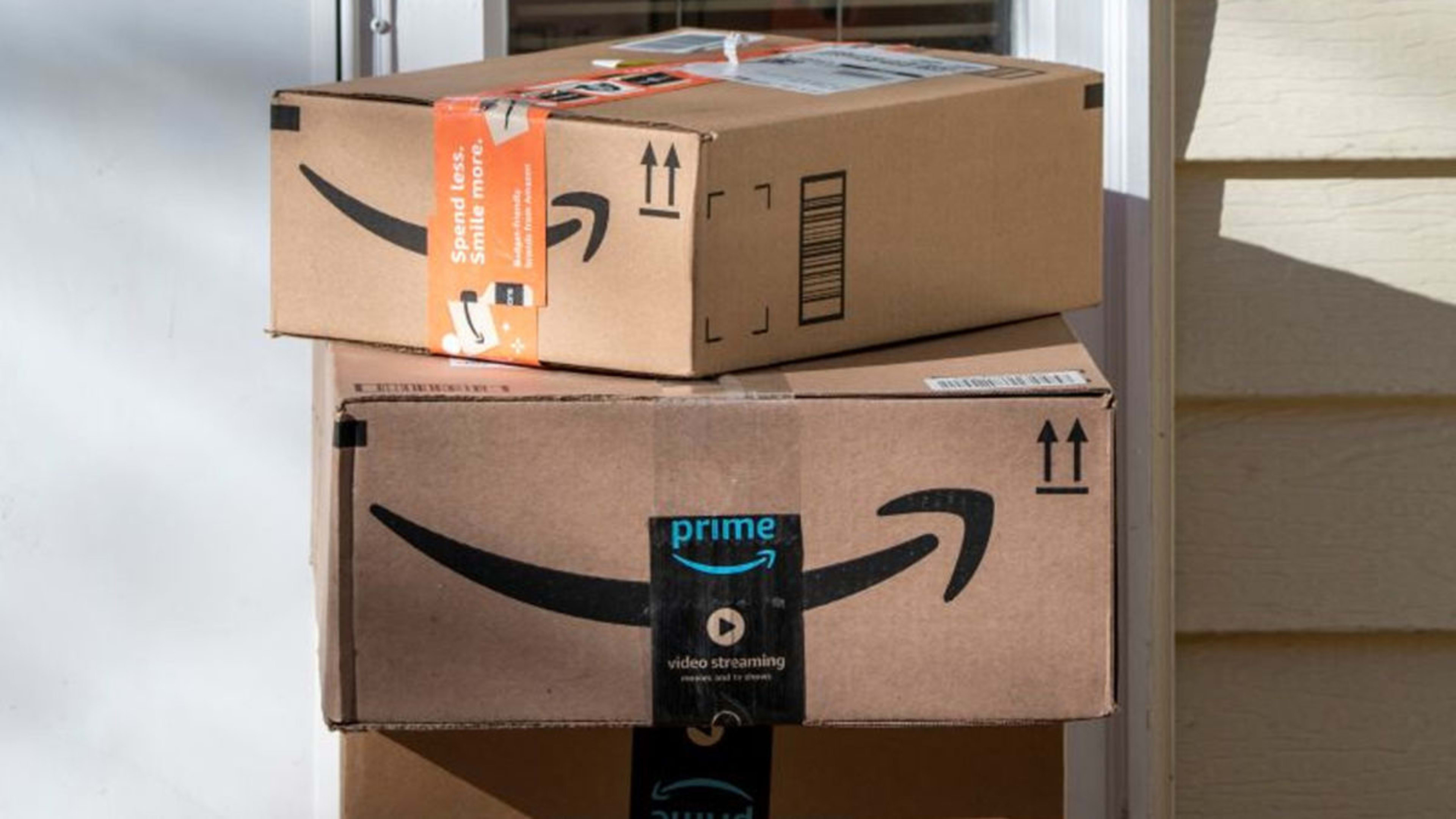 Levoit’s Bestselling Humidifier Is Under $30 Right Now - Men's Journal