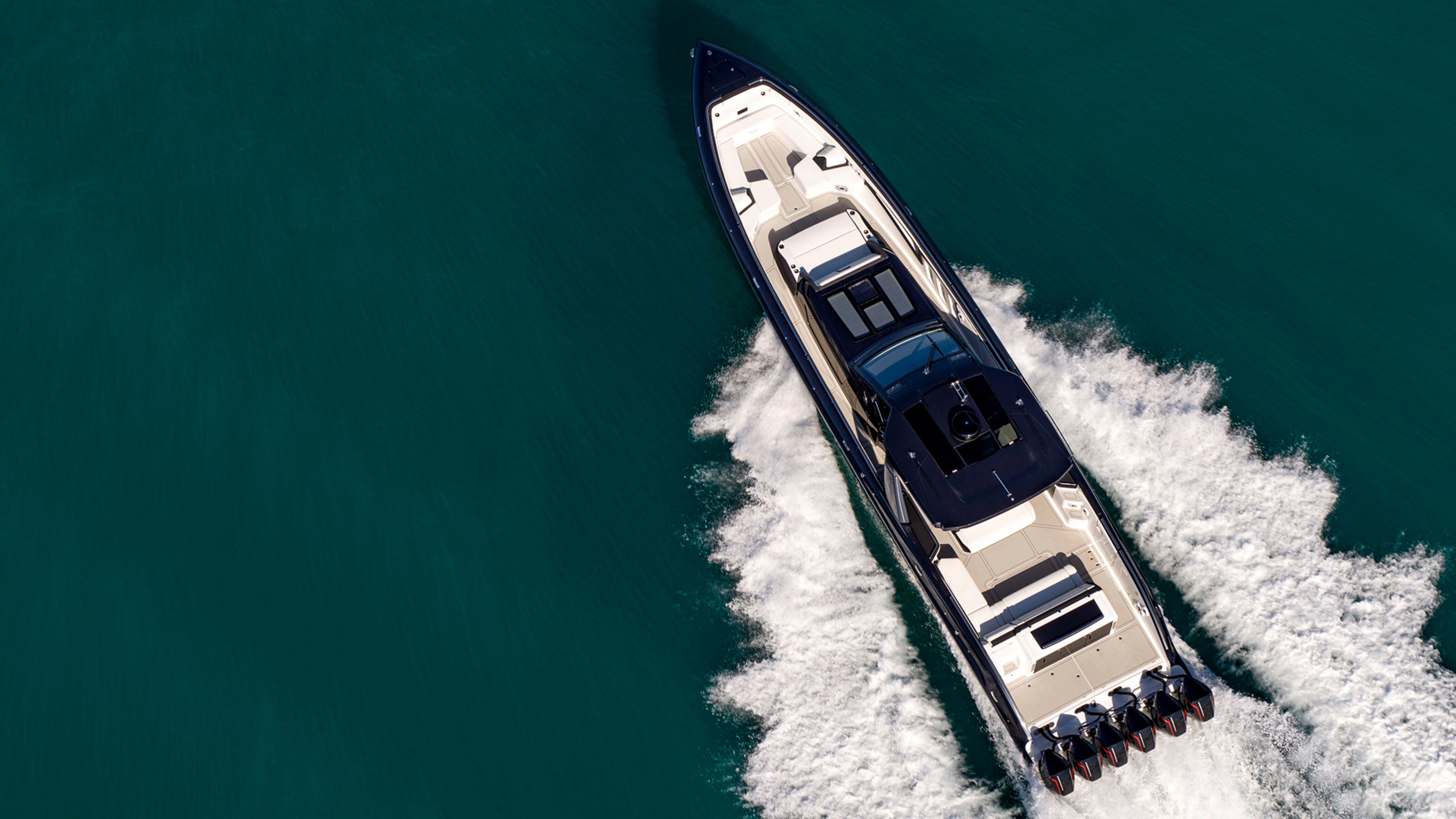 This Insane 2,700HP Cigarette-AMG Tirranna Speed Boat Hits 80MPH - Men ...