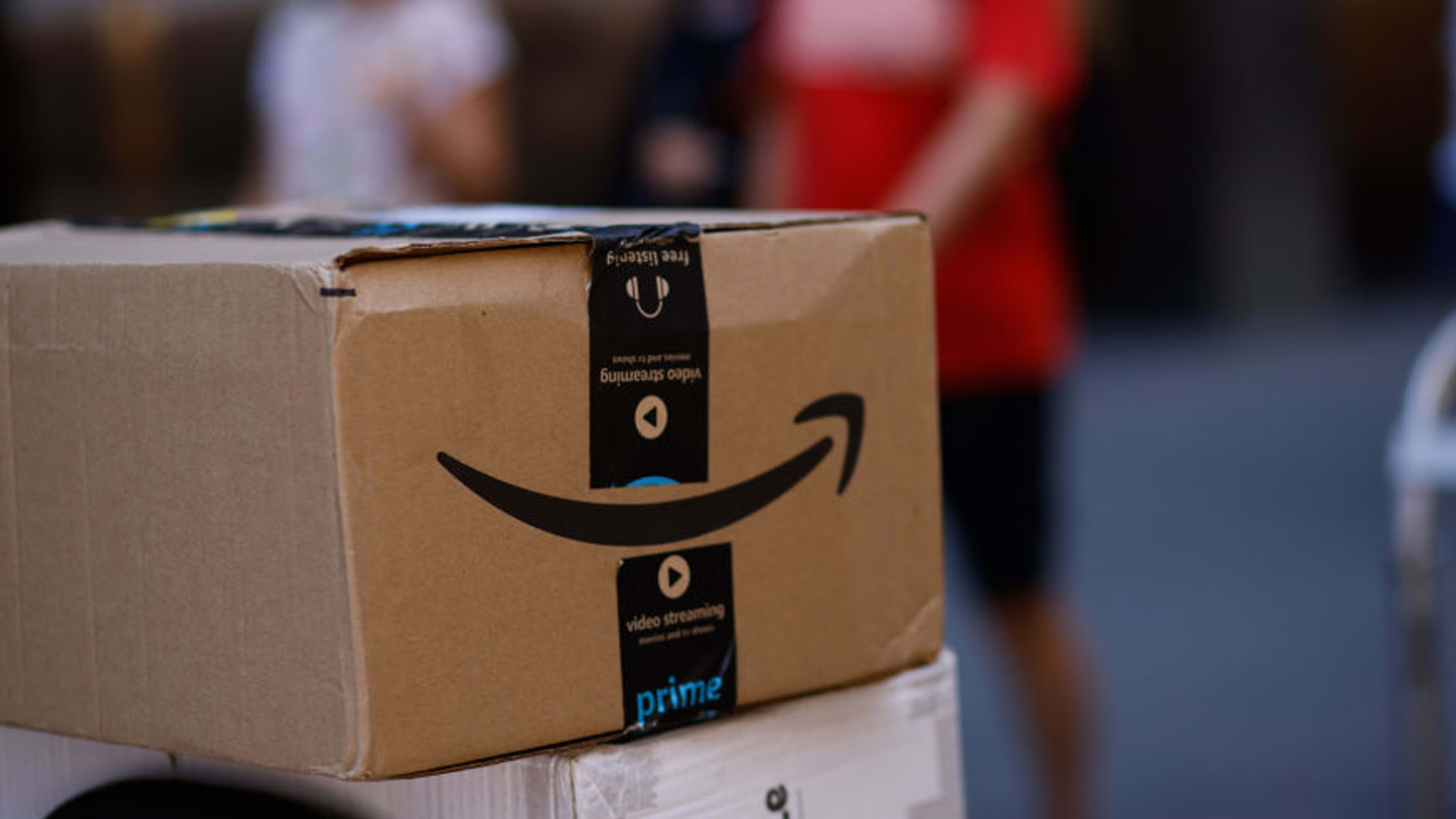 Amazon Issues Warning to All 300 Million Customers - Men's Journal