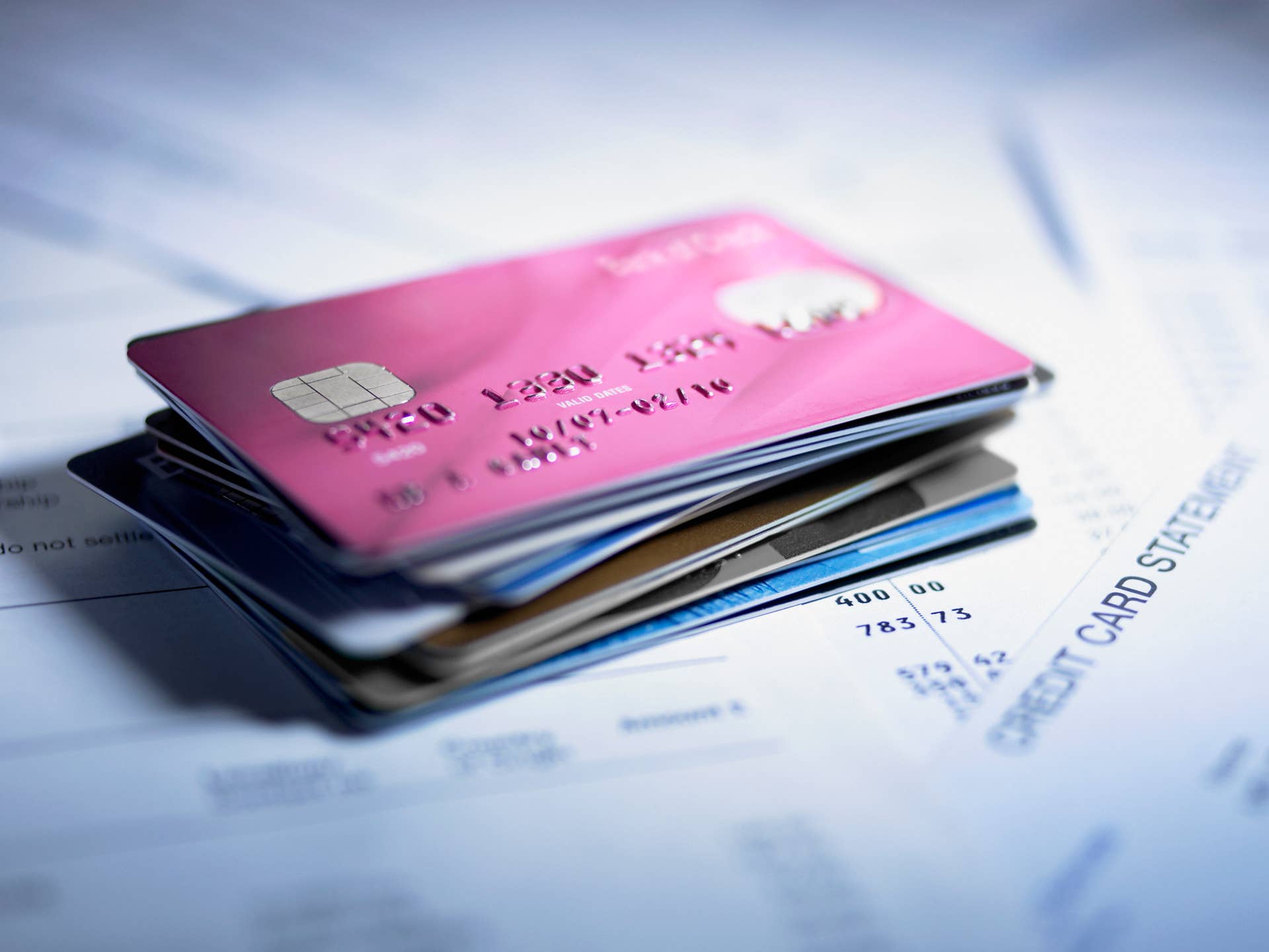 Study Finds Declining Credit Score Could Be an Early Warning Sign for ...