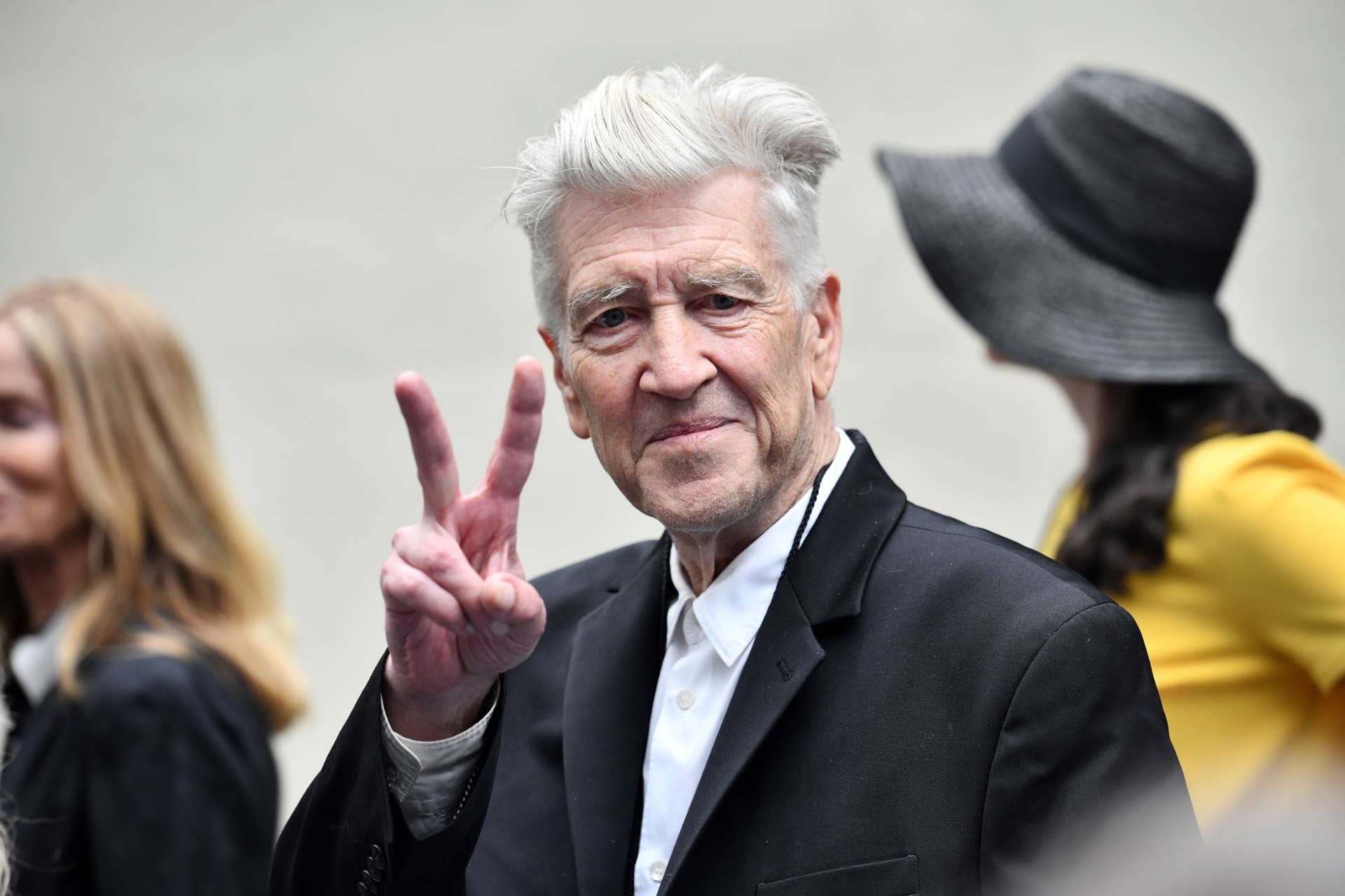 David Lynch Says He'll 'Never Retire' After Sharing He's Homebound ...