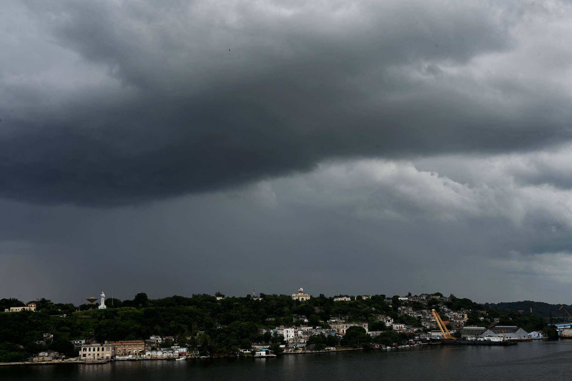 National Hurricane Center Issues Dire Warnings as Helene Nears Landfall ...