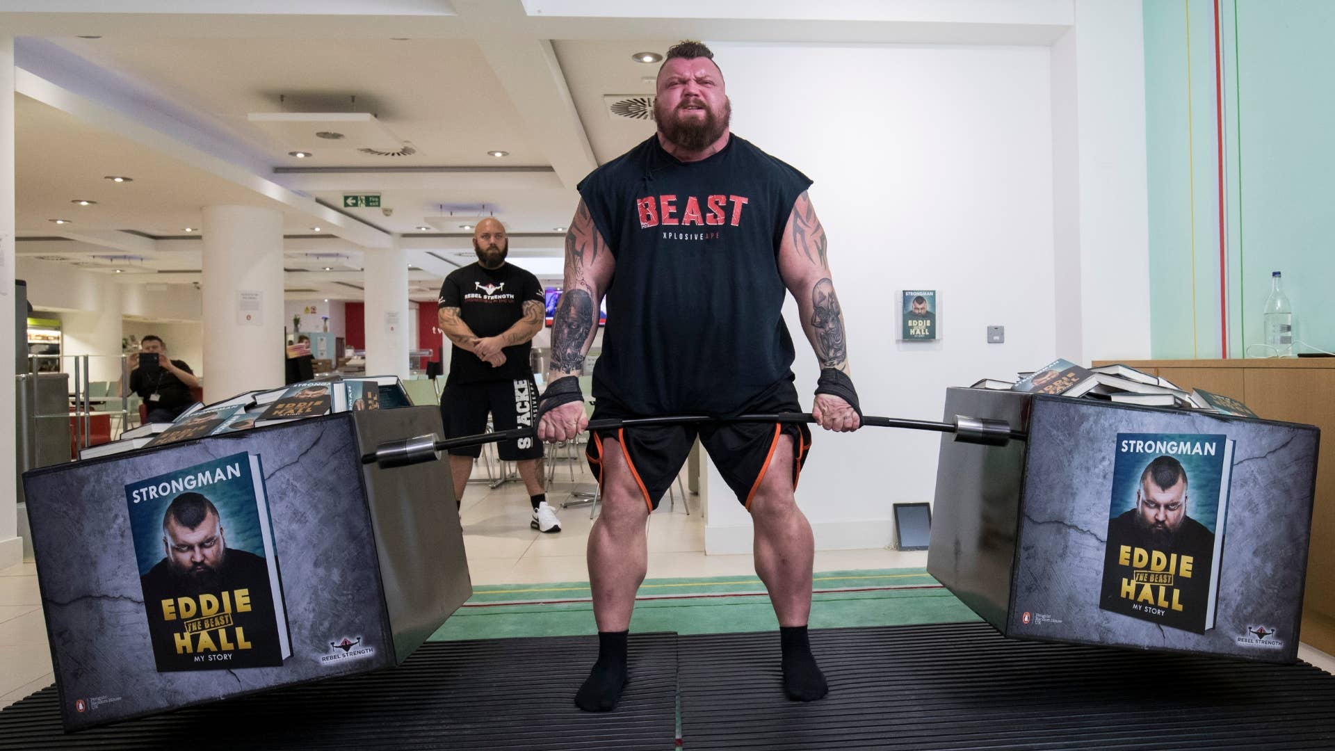 Scientists Discover Why Eddie Hall Can Deadlift 1,100 Pounds - Men's ...
