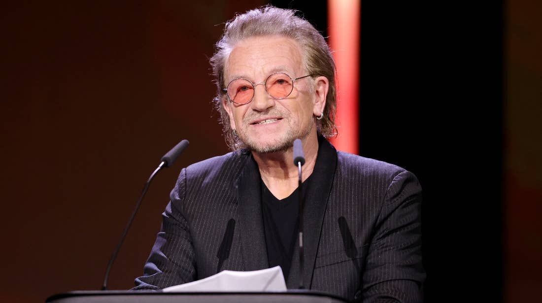 Bar Patrons, Internet Fooled by Bono Impersonator Singing Christmas ...