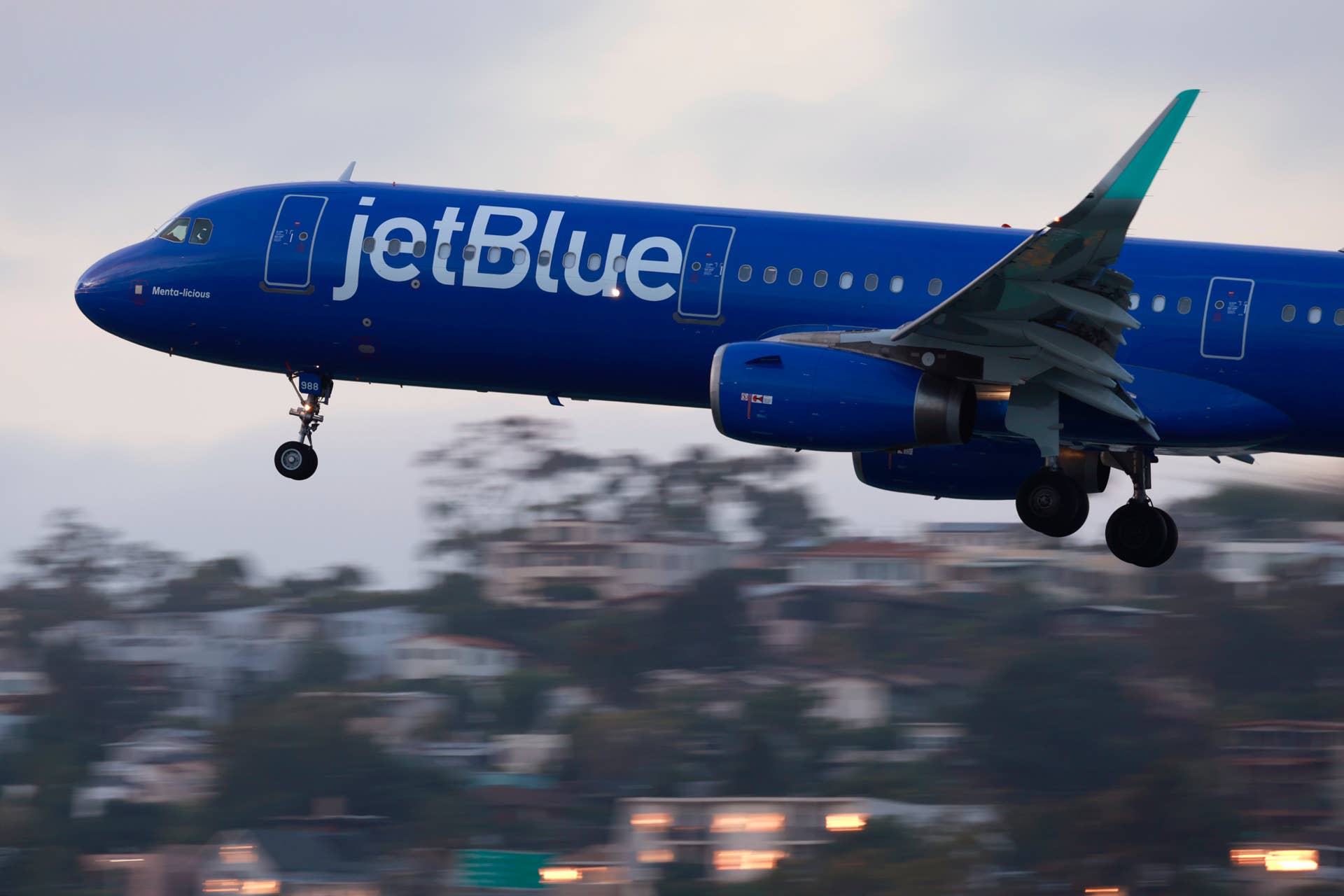 JetBlue Flash Sale: 35% Off All Flights – Limited Time Offer - Men's ...