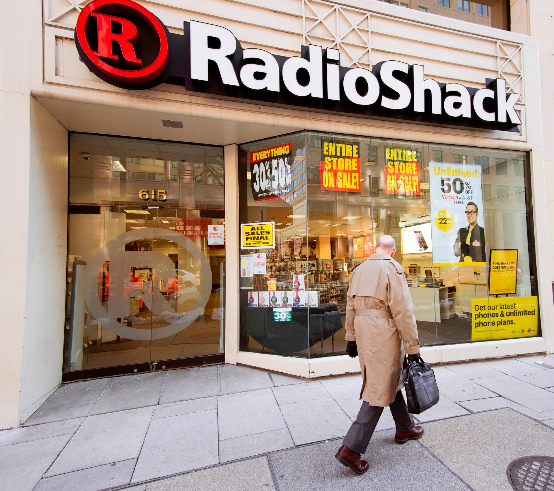 Iconic 1990s-Era Brand Closes 1 of Its Last Locations But Plots a ...