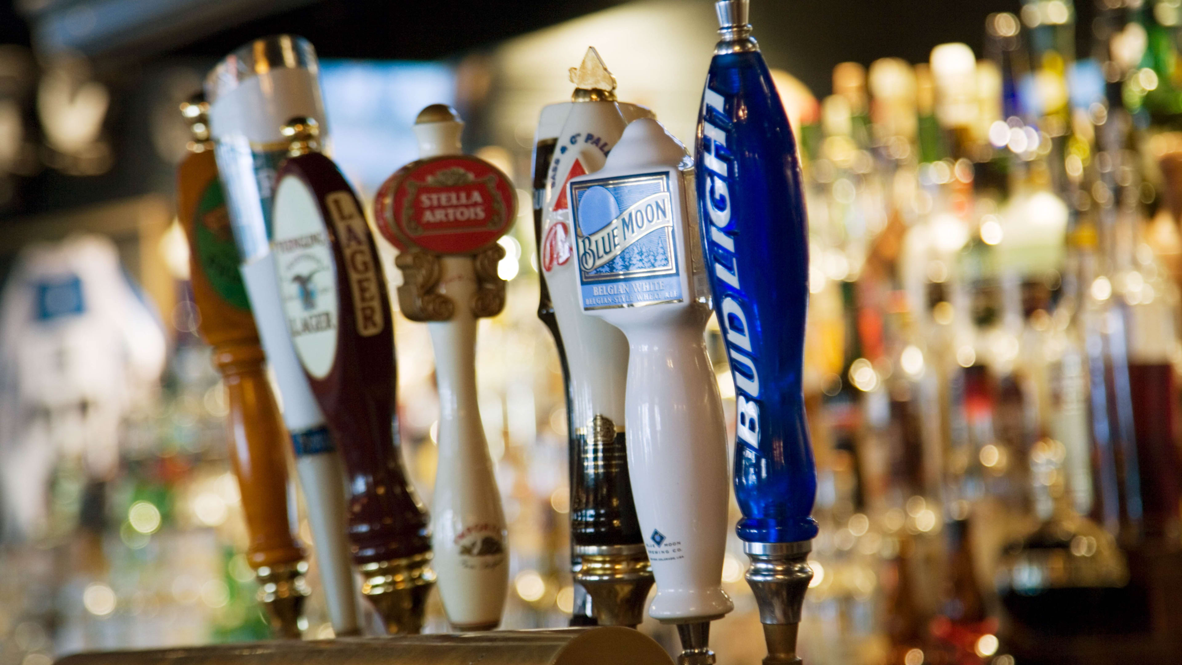 Legendary Bar Announces Its Closing After 119 Years - Men's Journal