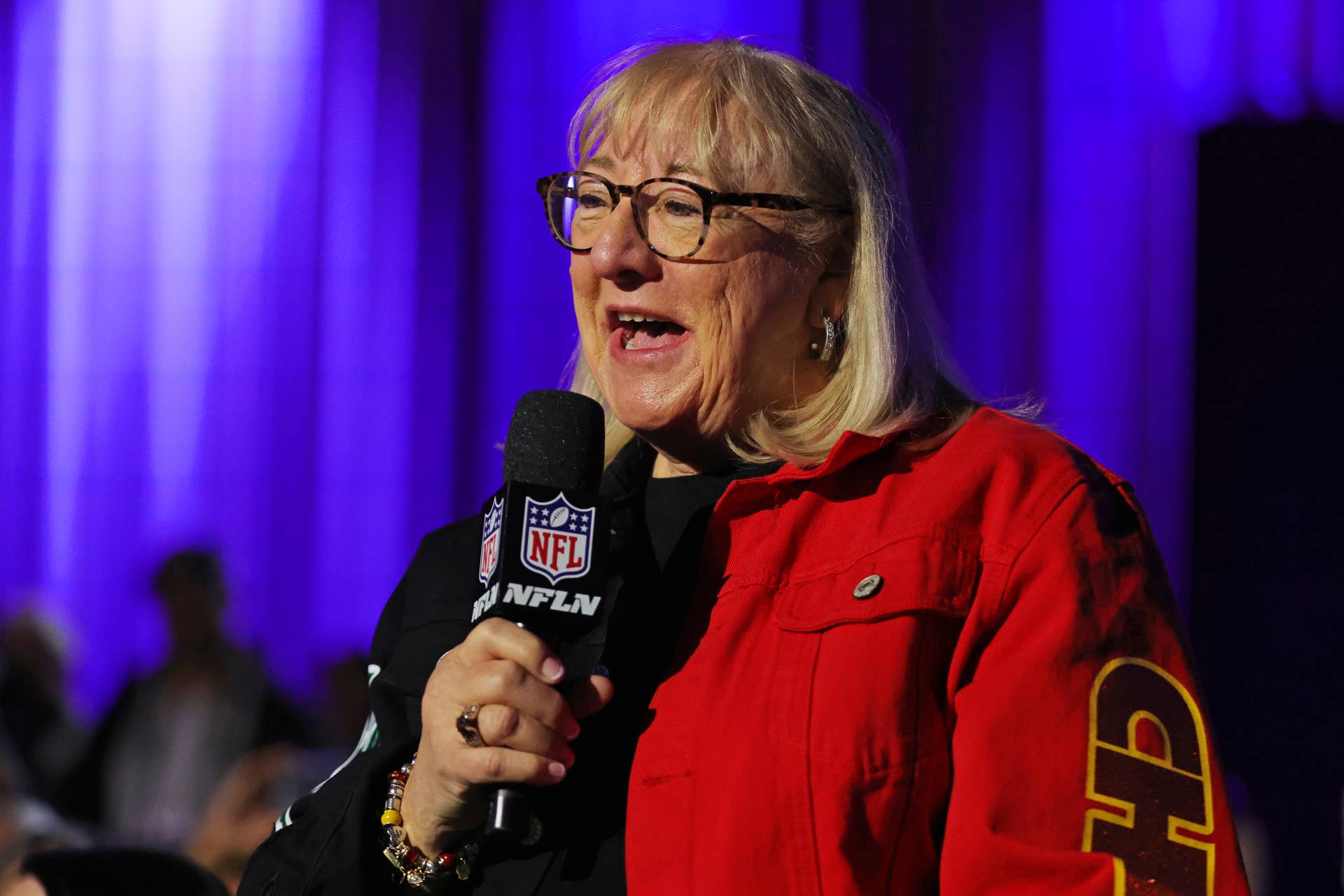 Donna Kelce Sends 2-Word Message After Big Jason Kelce Announcement ...