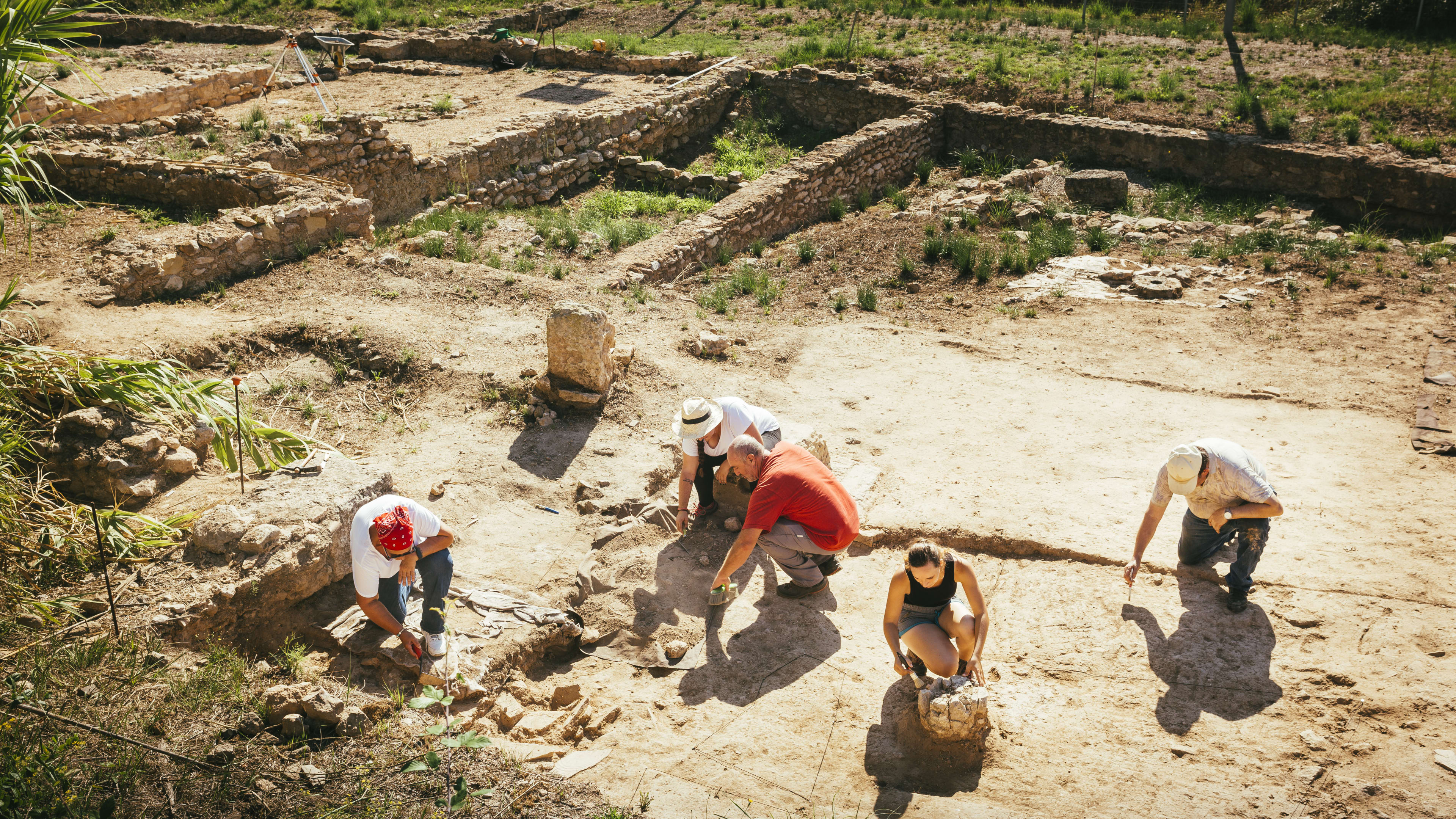 Archaeologists Unearth Hundreds of Pre-Columbian Weapons, Artifacts ...