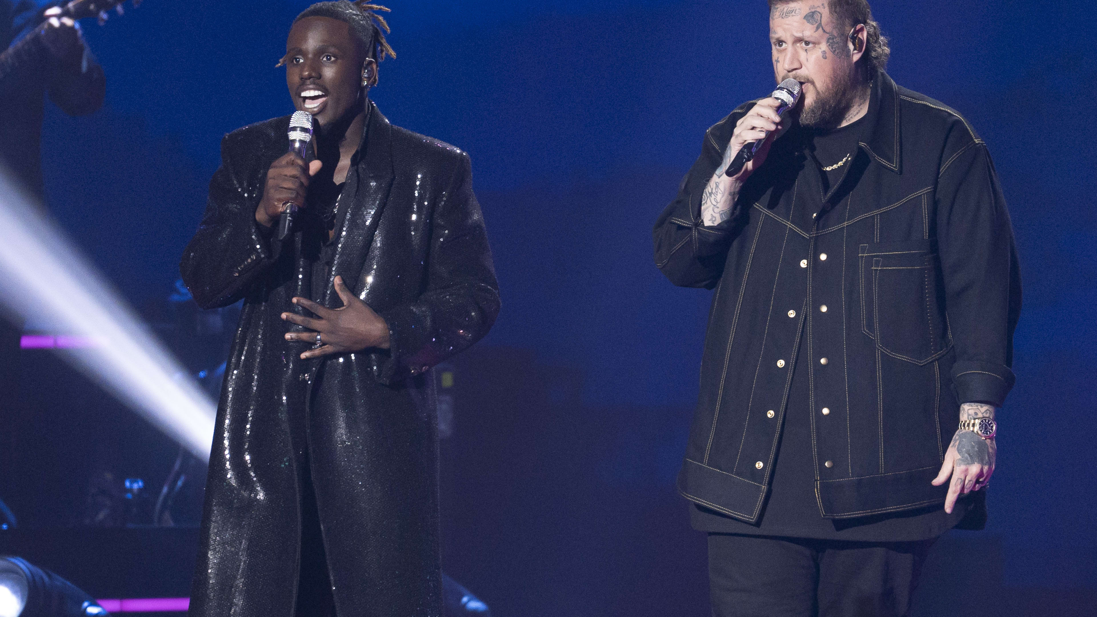 Jamal Roberts Amazes Fans With Jelly Roll Performance - Men's Journal