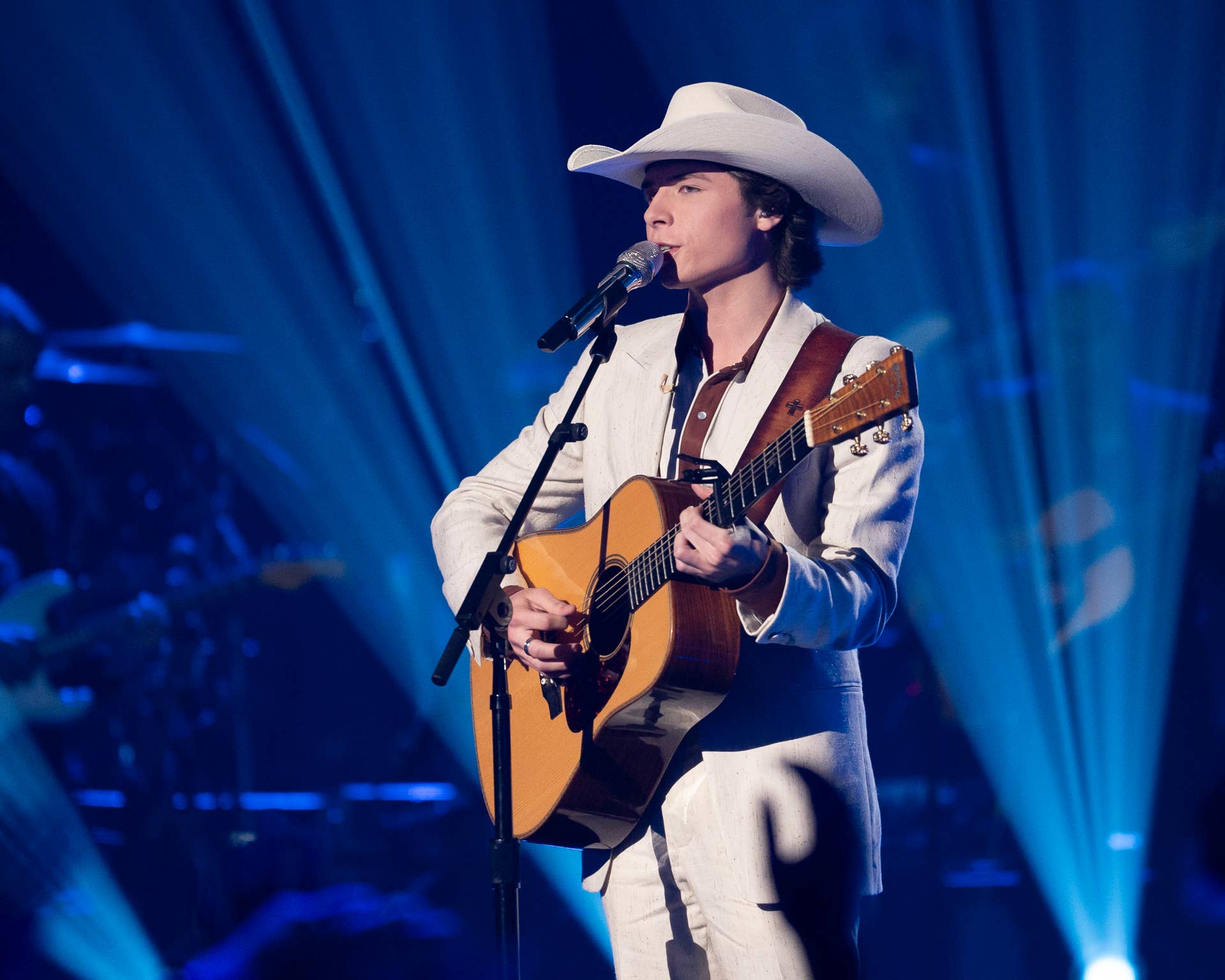 John Foster's Moving Song for Late Friend Maggie Dunn Stunned Judges ...