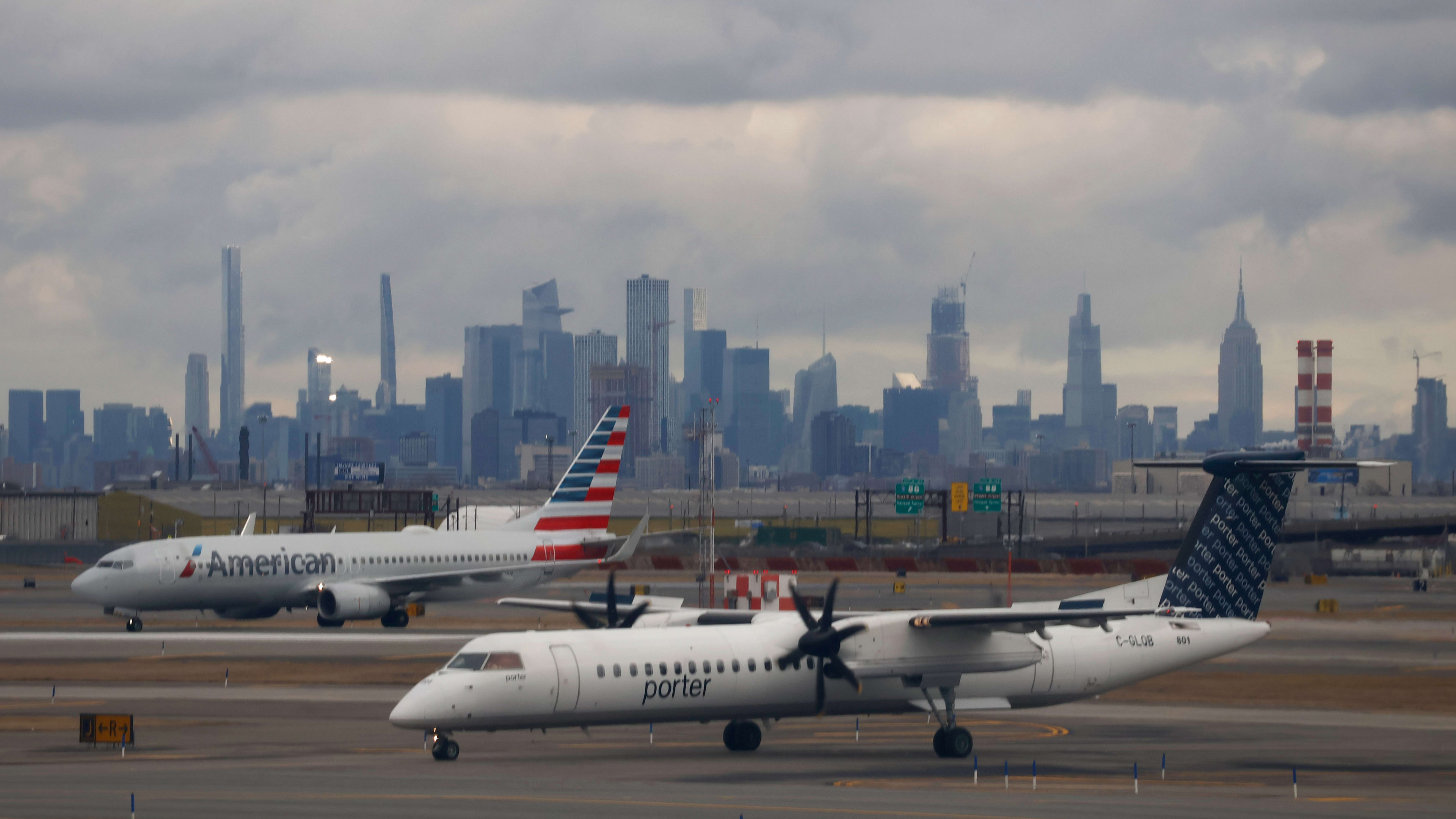 Newark Airport Going Through Rough Time on Memorial Day Weekend - Men's ...