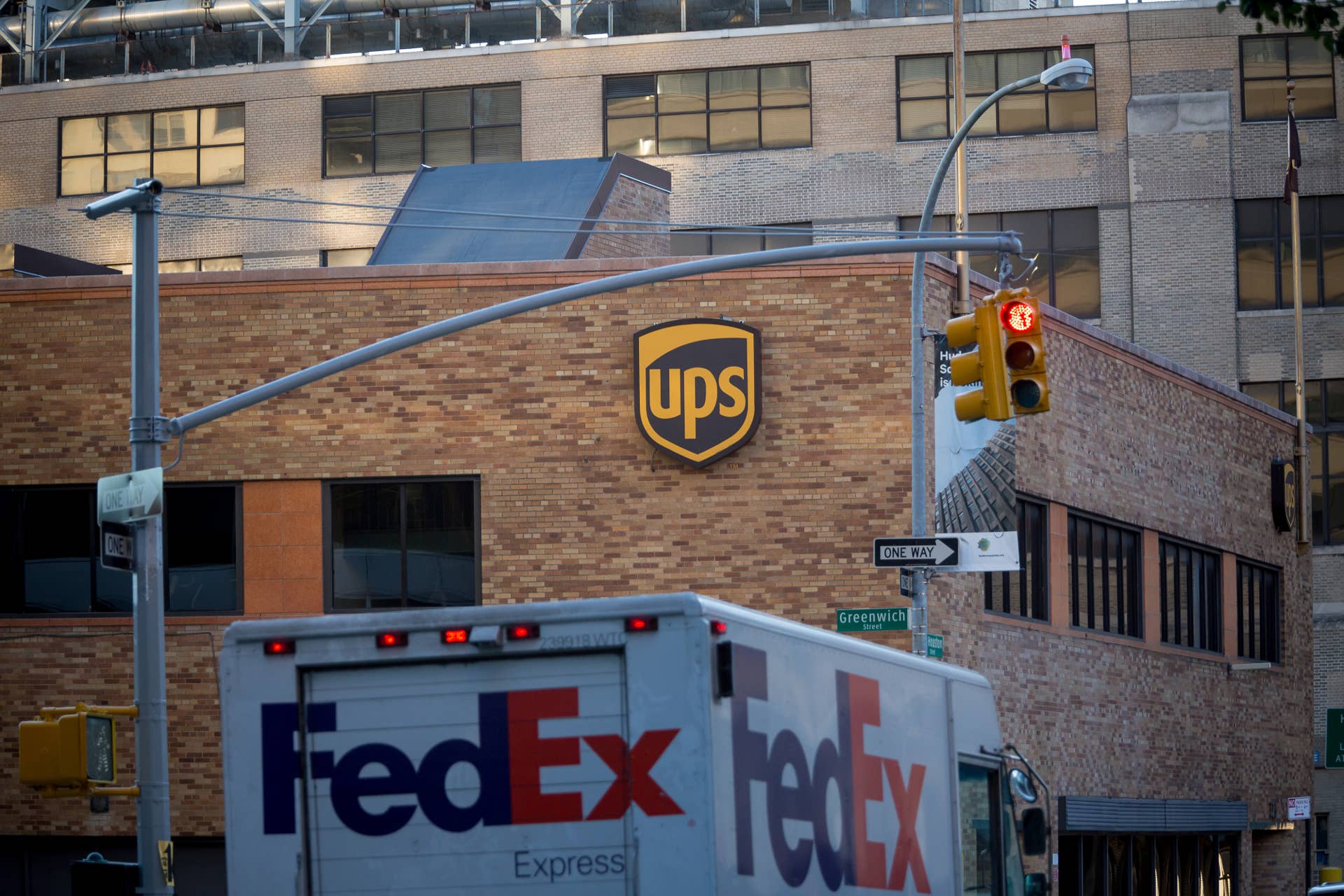 Do FedEx and UPS Ship on Memorial Day? - Men's Journal