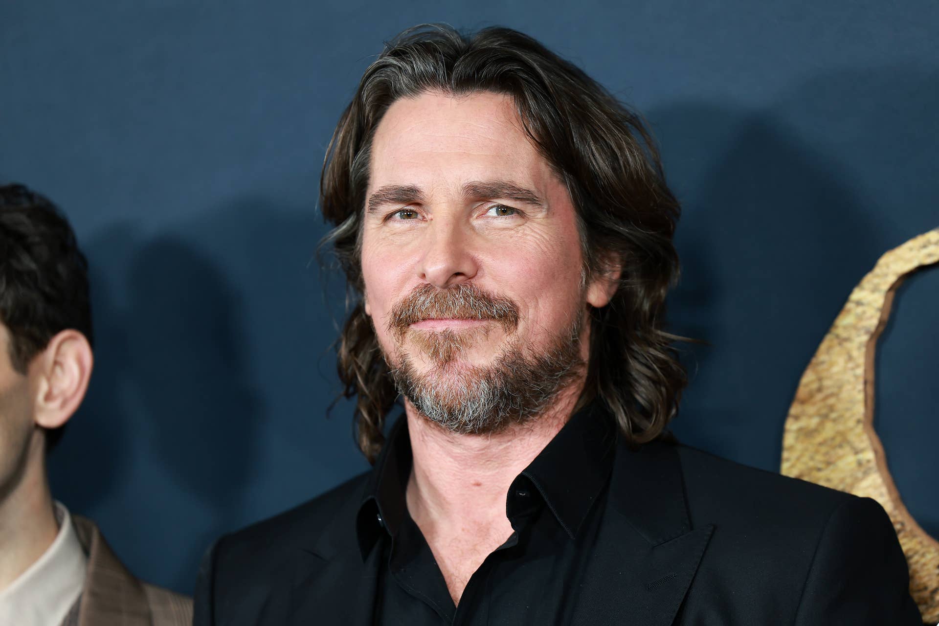 Christian Bale Looks Totally Unrecognizable in New NFL Biopic - Men's ...
