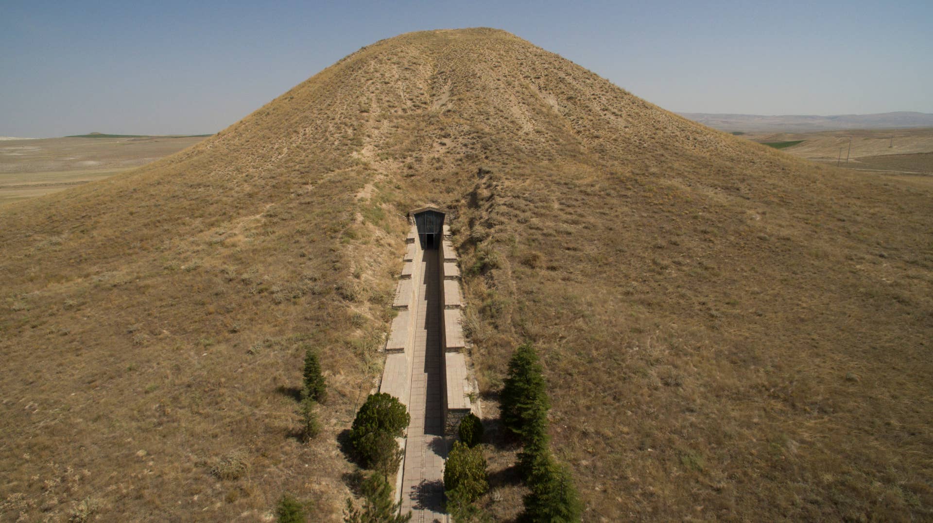 Royal Tomb, Relics Belonging to Relative of King Midas Found in Turkey ...