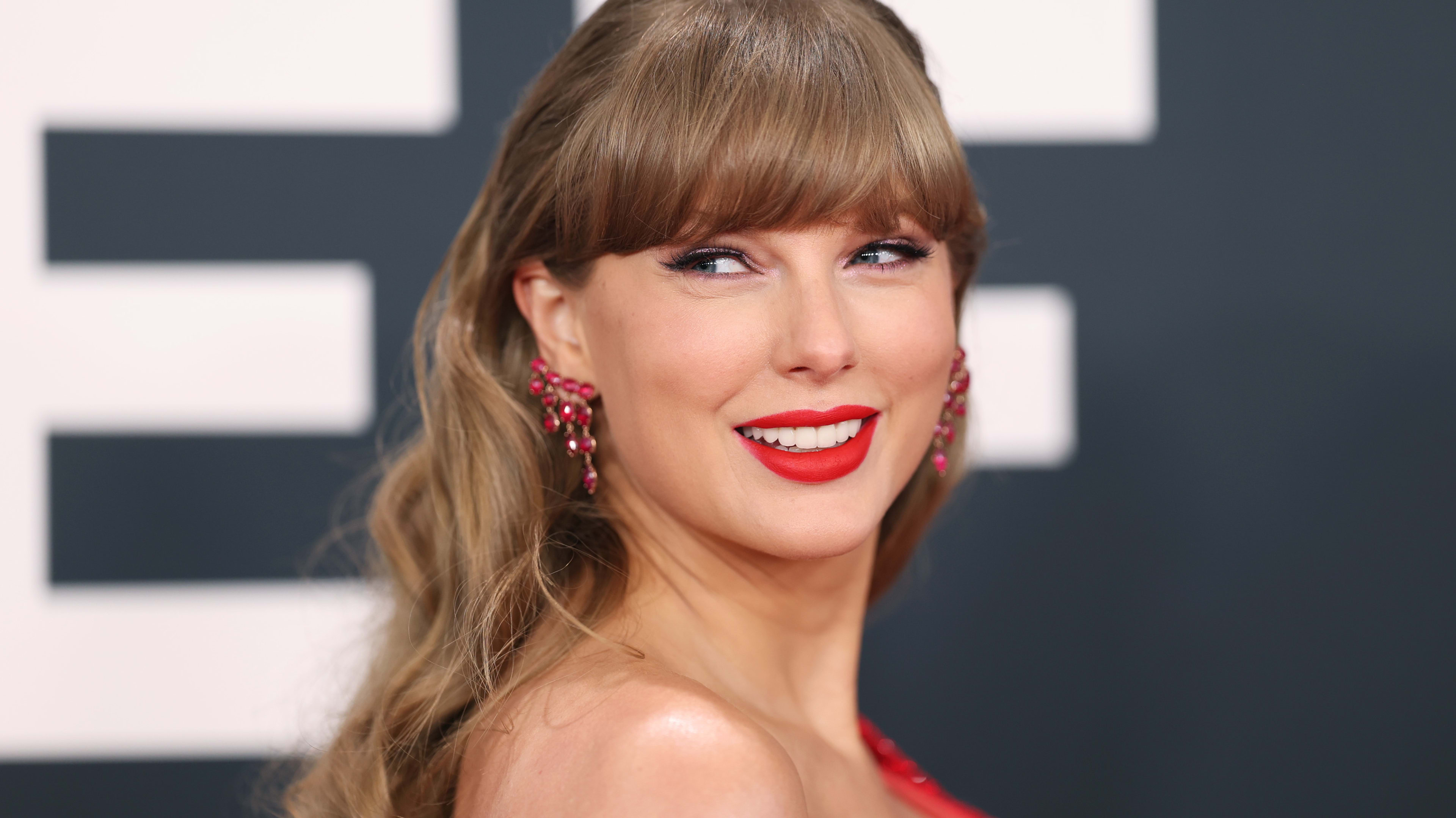 Taylor Swift Shuts Down Marriage Buzz With 5 Simple Words About Travis ...