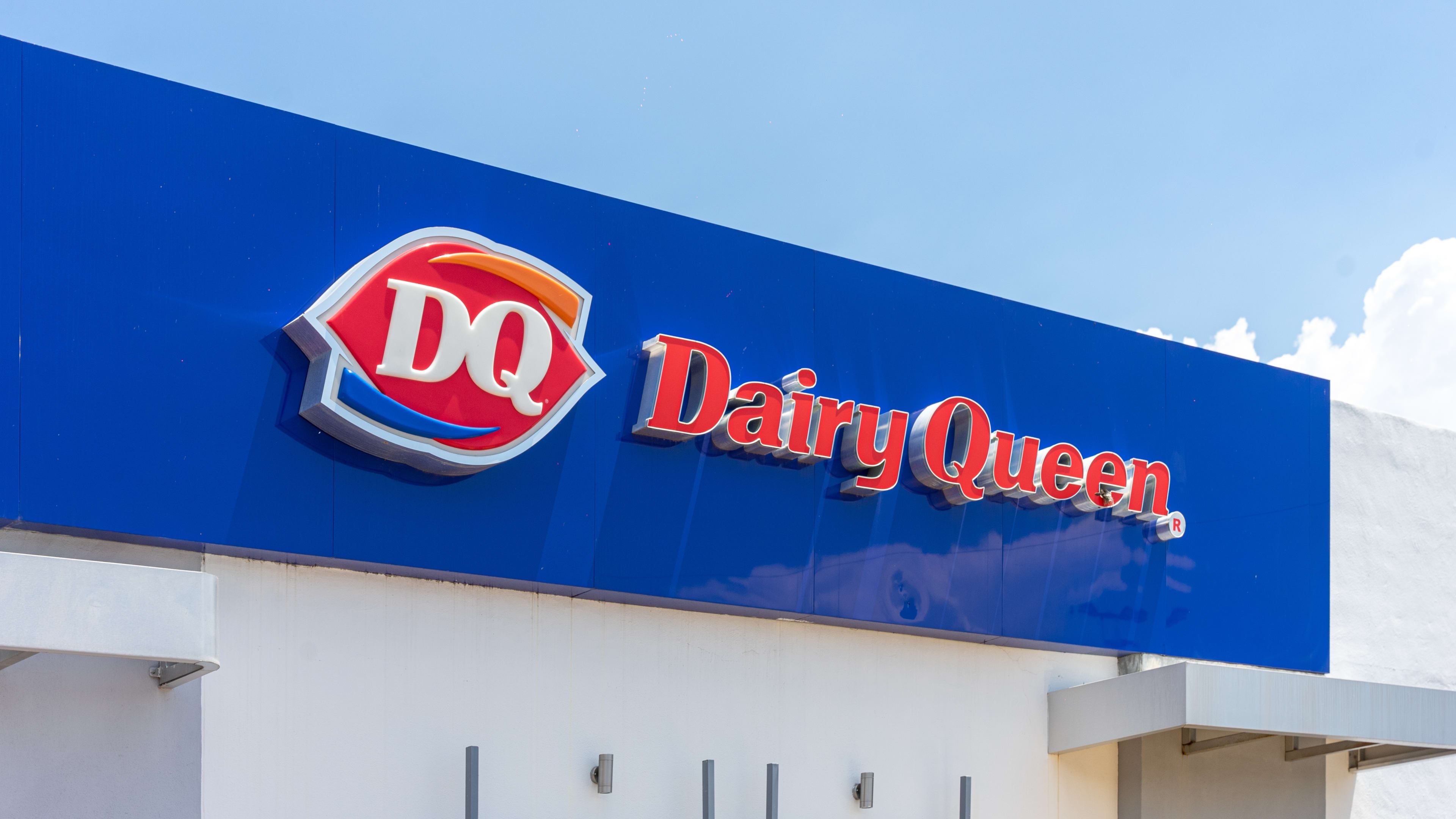 Fans React to Return of Dairy Queen's Oreo Dirt Pie Blizzard - Men's ...