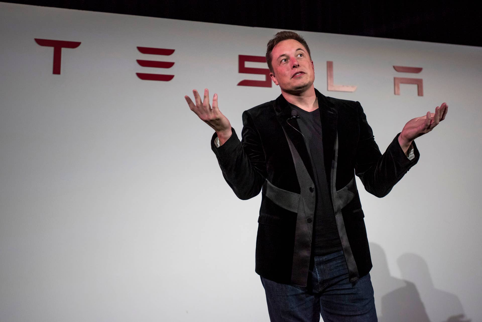 First Reviews for Elon Musk's Tesla Robotaxis Are In - Men's Journal