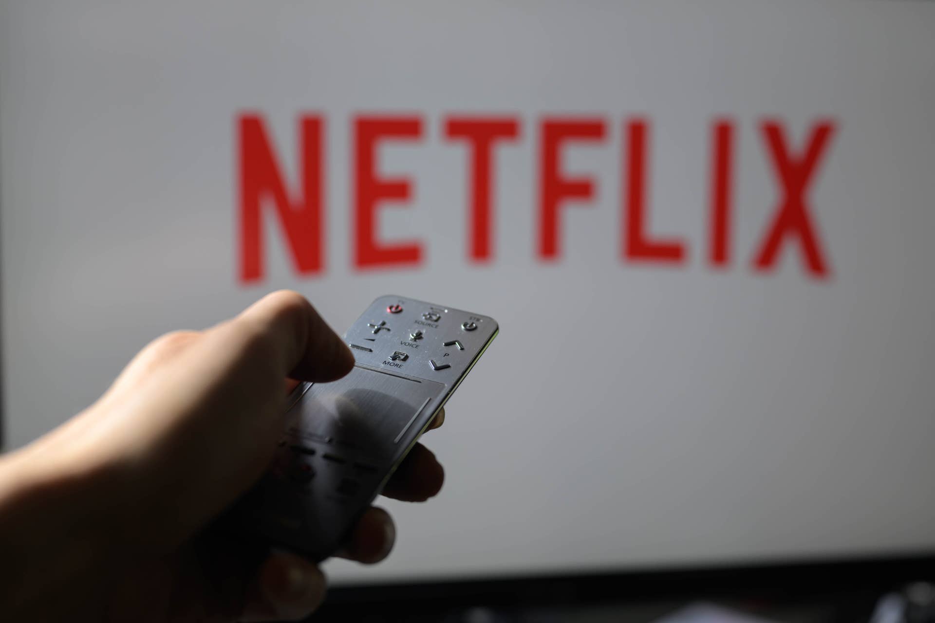 Kevin Williamson’s Twisted Family Past Inspired Netflix’s Hottest Show ...