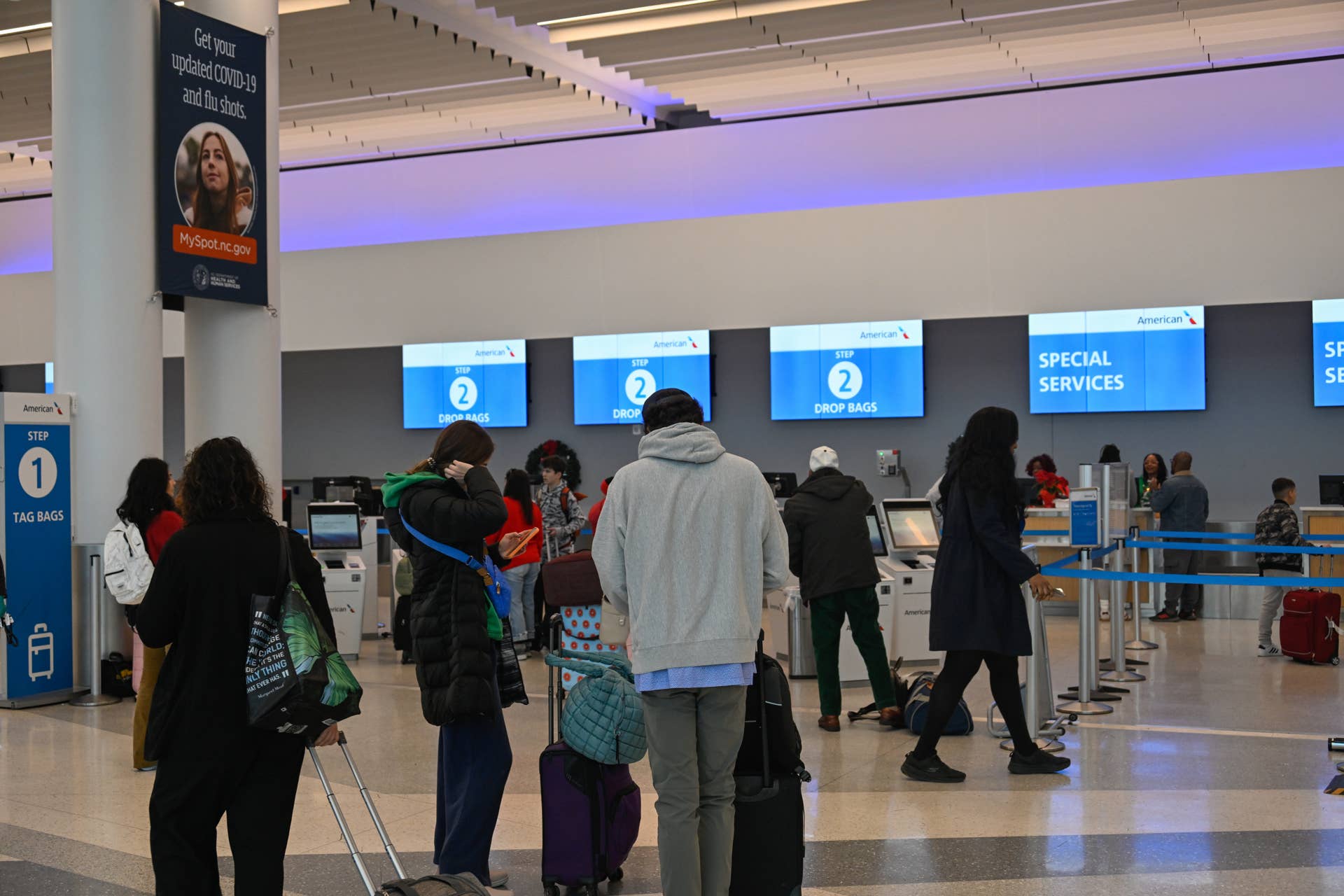 TSA Discovers Terrifying Items Inside a Cane - Men's Journal