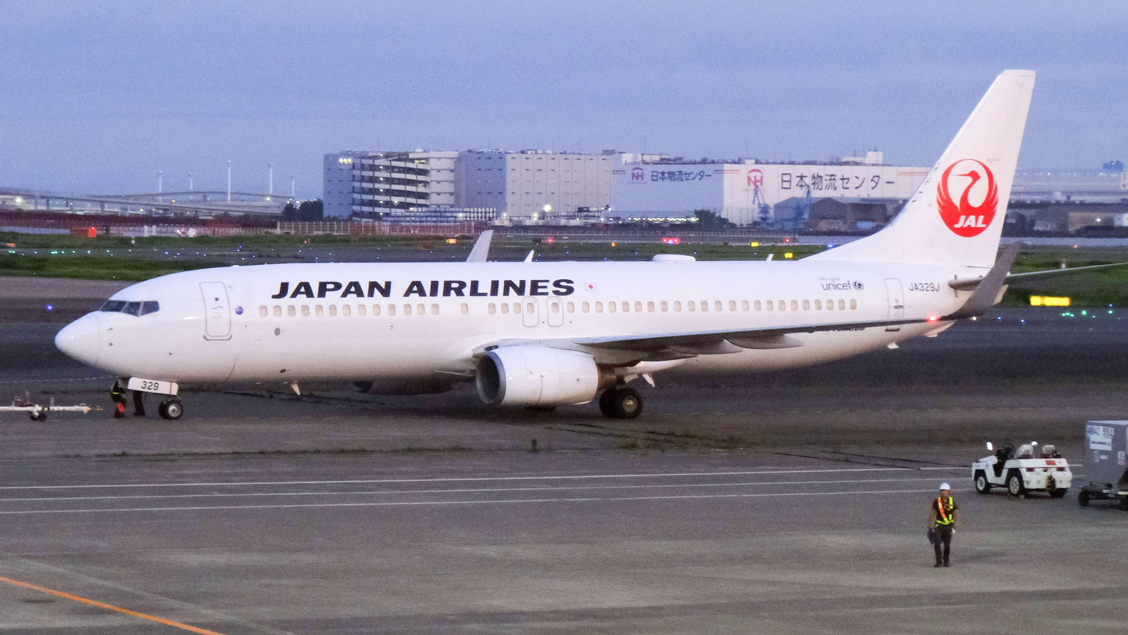 Flight Turns Chaotic After 26,000-Foot Plunge Triggers Mask Deployment ...