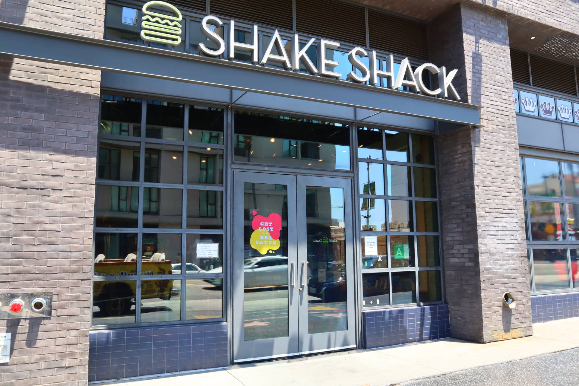 Score a Free Chicken Sandwich at Shake Shack This Month - Men's Journal