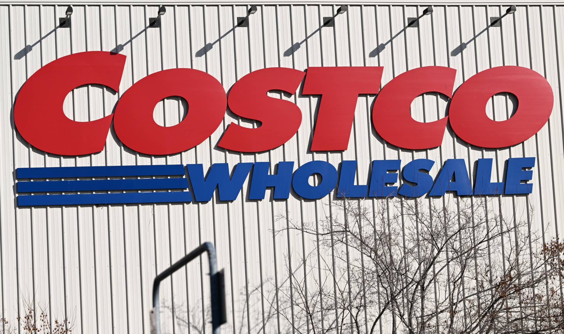 Costco Upsets Worker With New Policy - Men's Journal