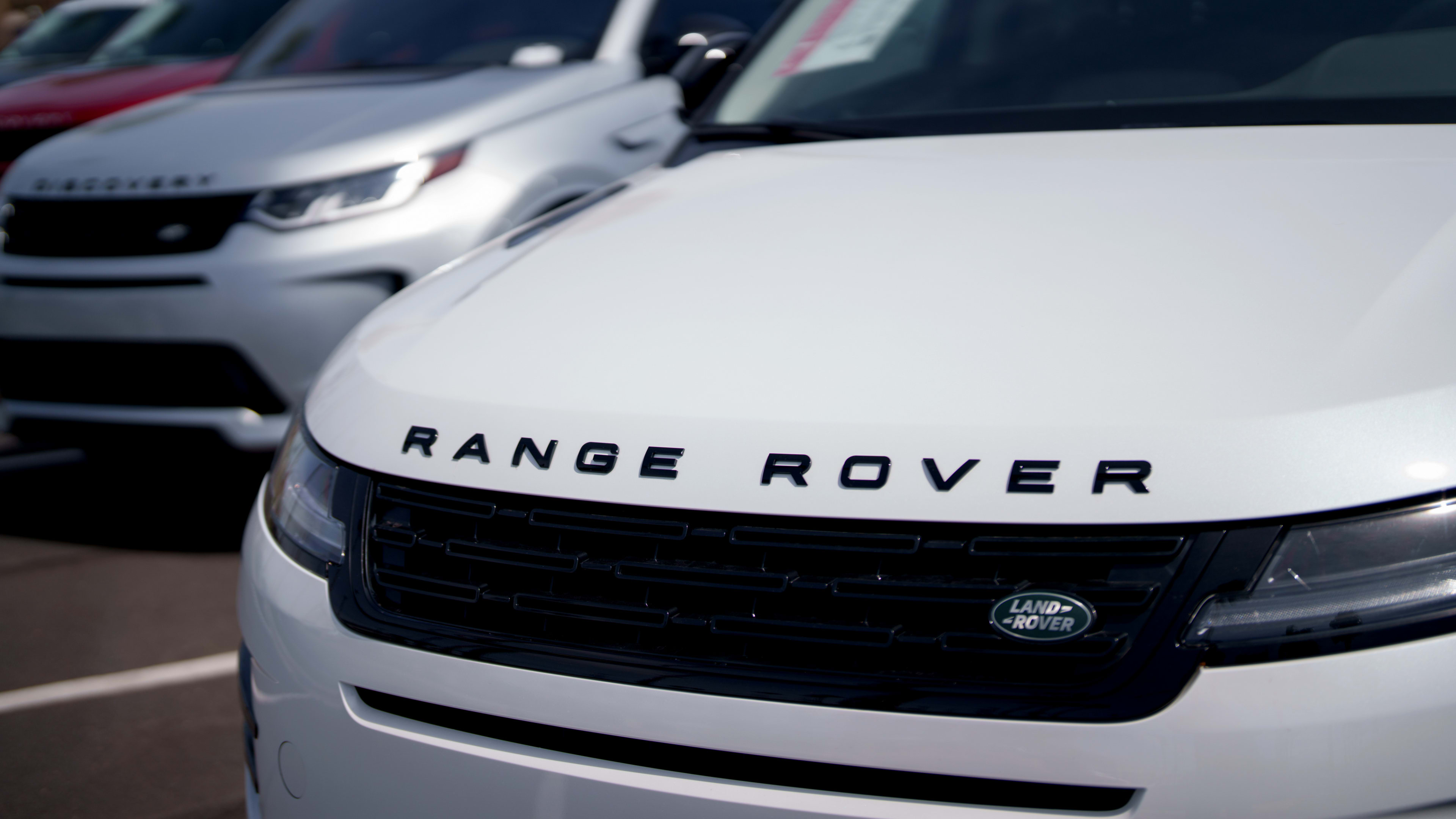 Luxury SUV Maker Recalls 21,000 Vehicles Over Faulty Airbags - Men's Journal