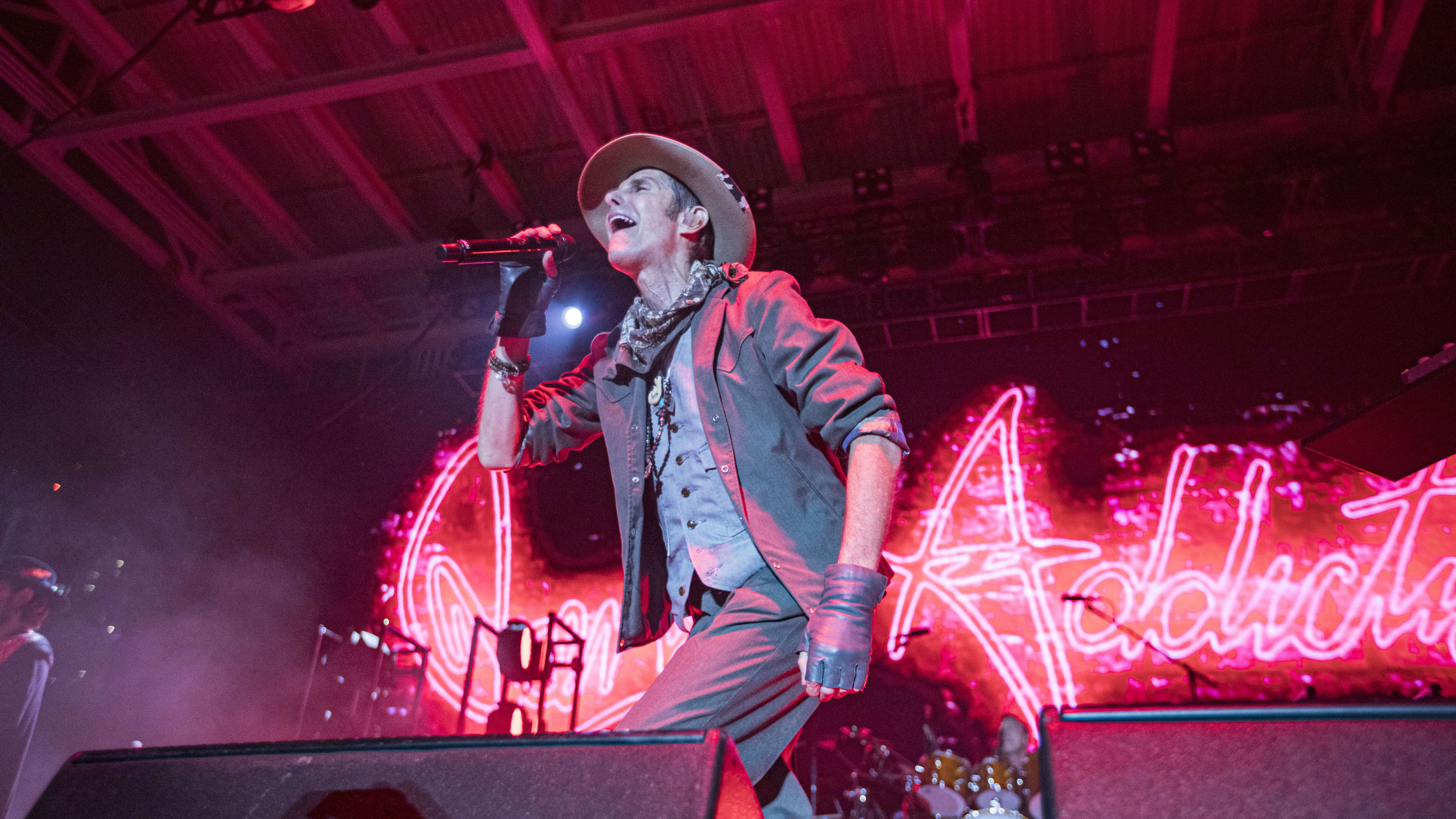 Legendary Rock Band Breaks Up After On-Stage Brawl - Men's Journal