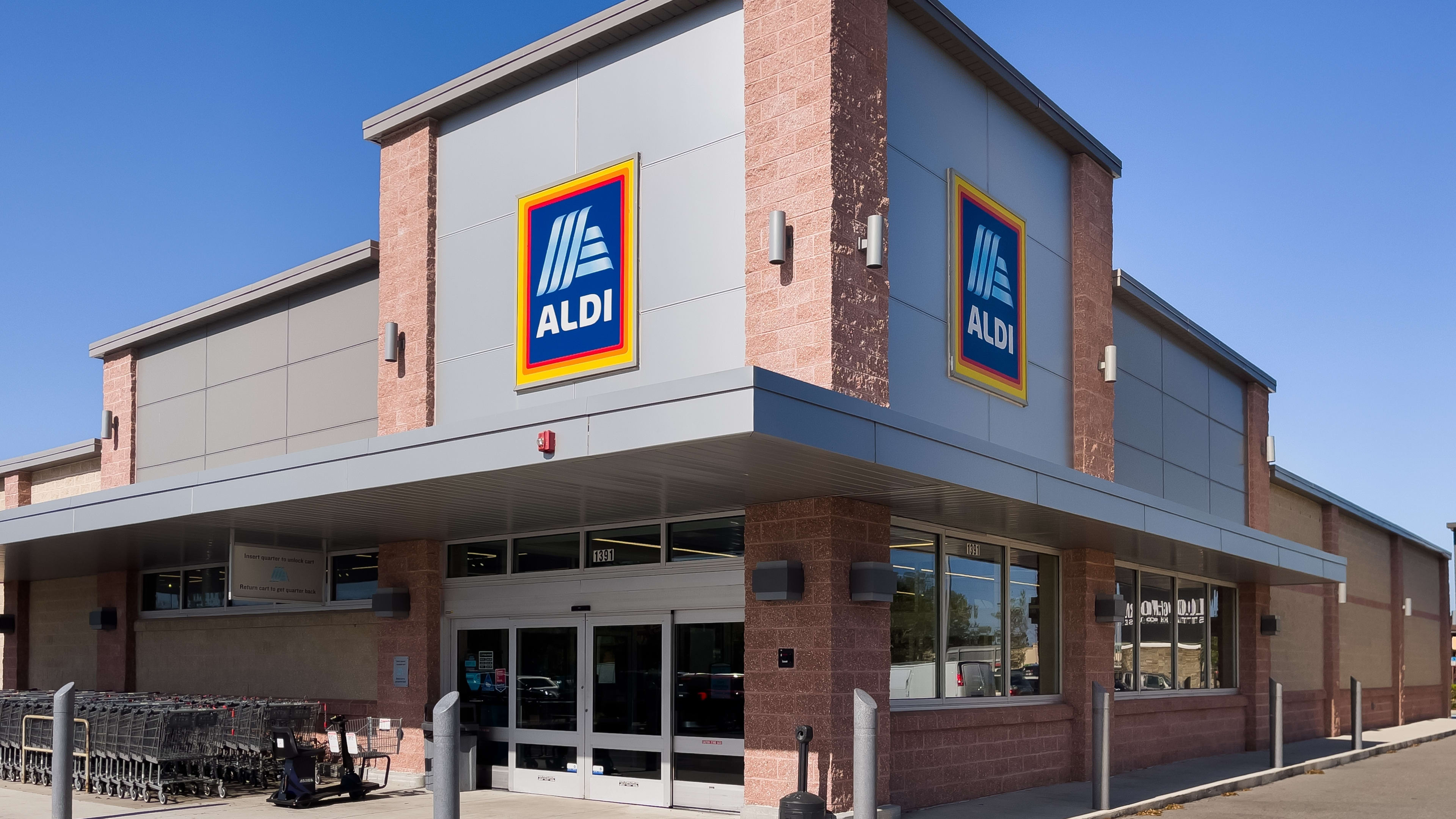 Aldi's Edgy New Baking Pan Is Selling For Only $7 - Men's Journal