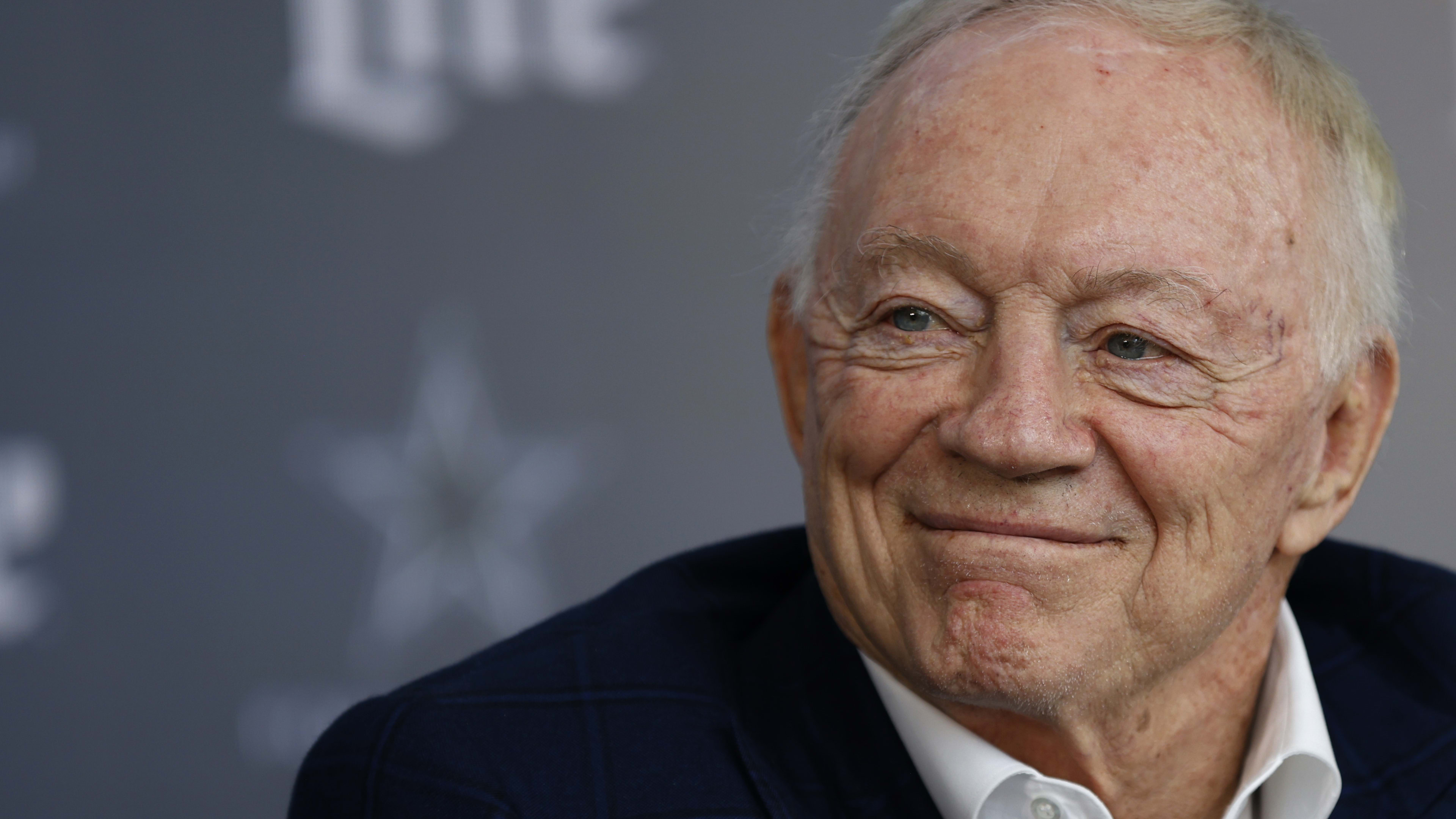 NFL Fans Ripping Jerry Jones, Cowboys for Misstep With Micah Parsons ...