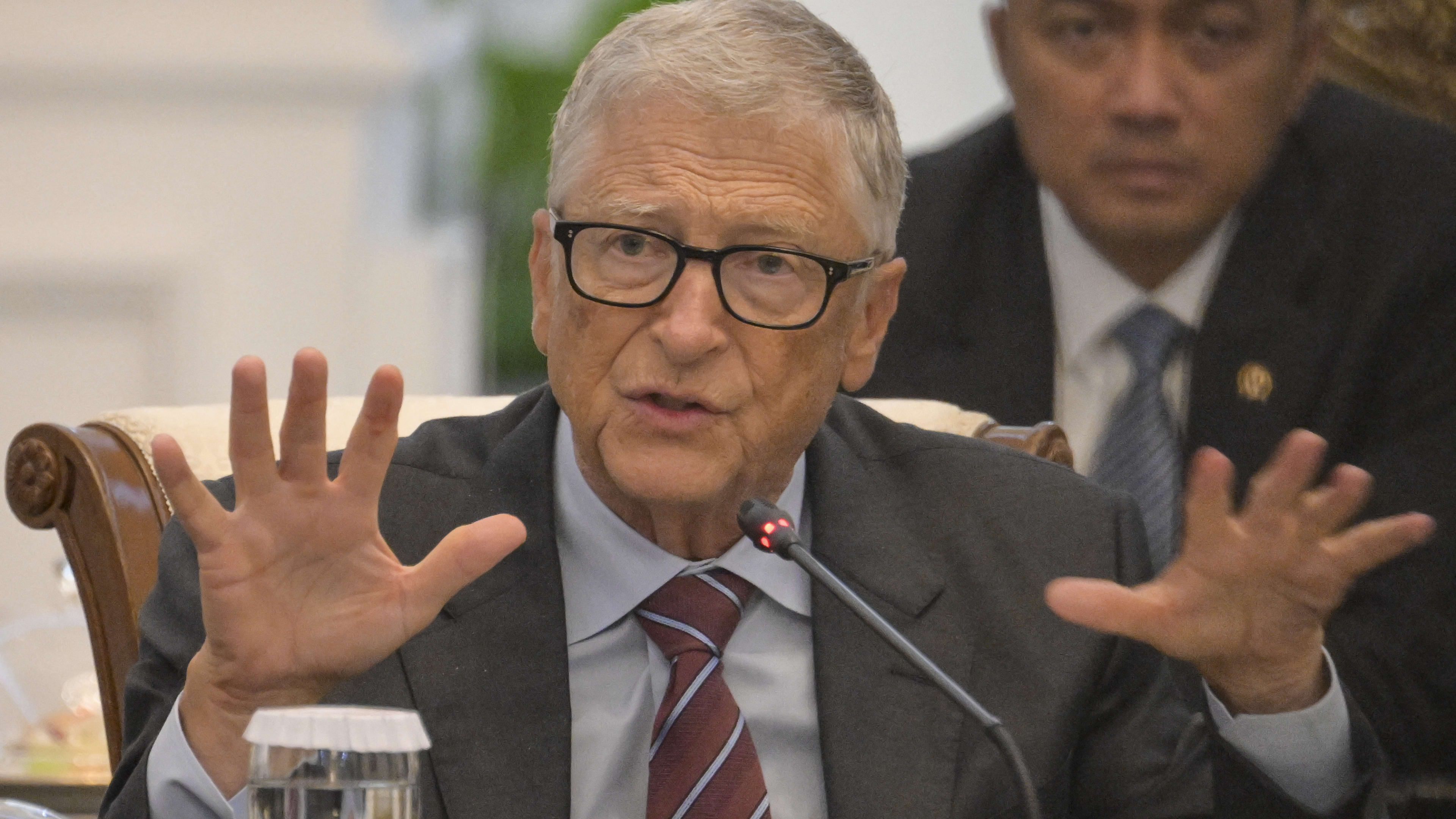 Bill Gates Sounds the Alarm on AI’s Rapid Growth and What It Means for ...