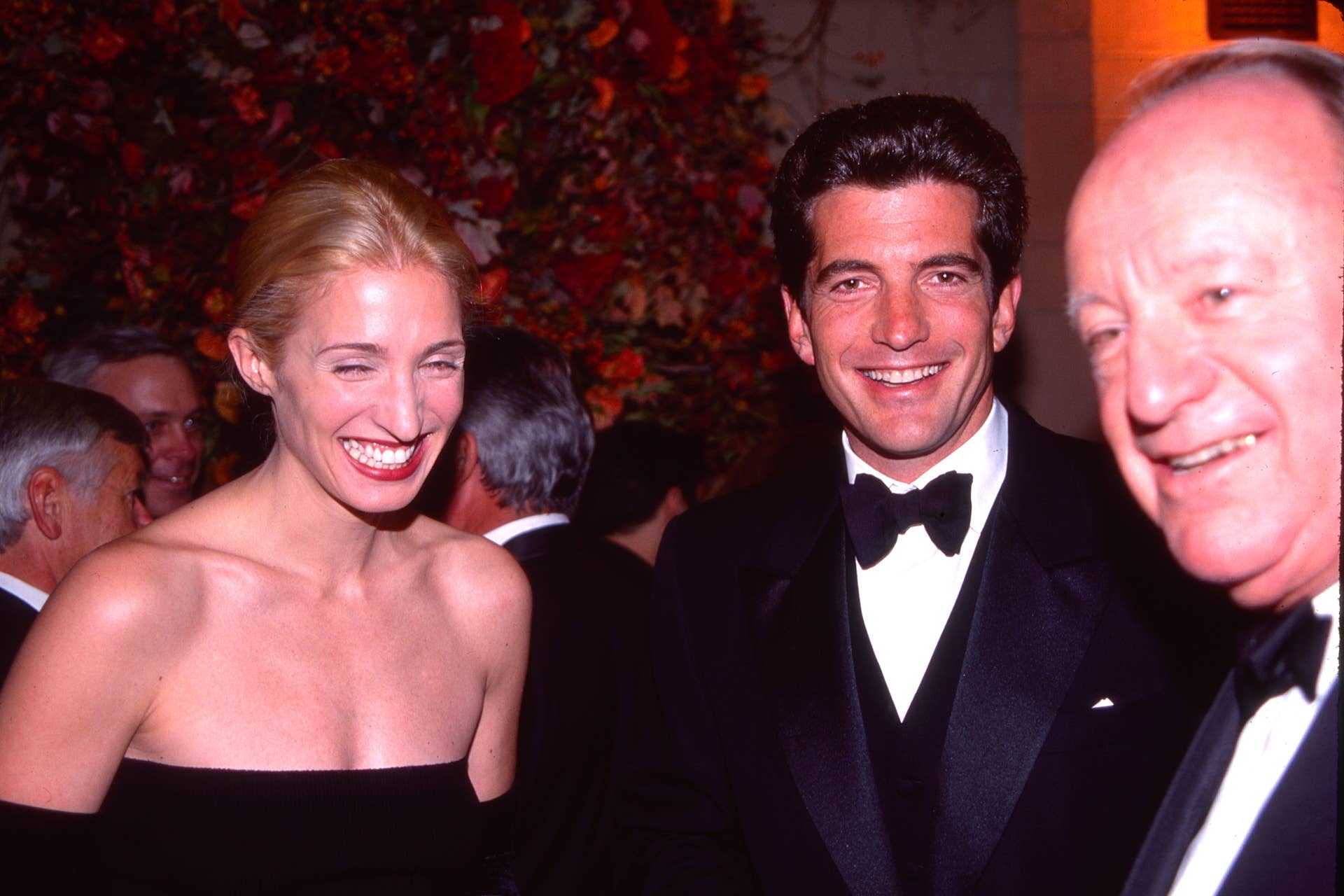 JFK Jr., Wife Carolyn Bessette Wedding Photos Released for the First ...
