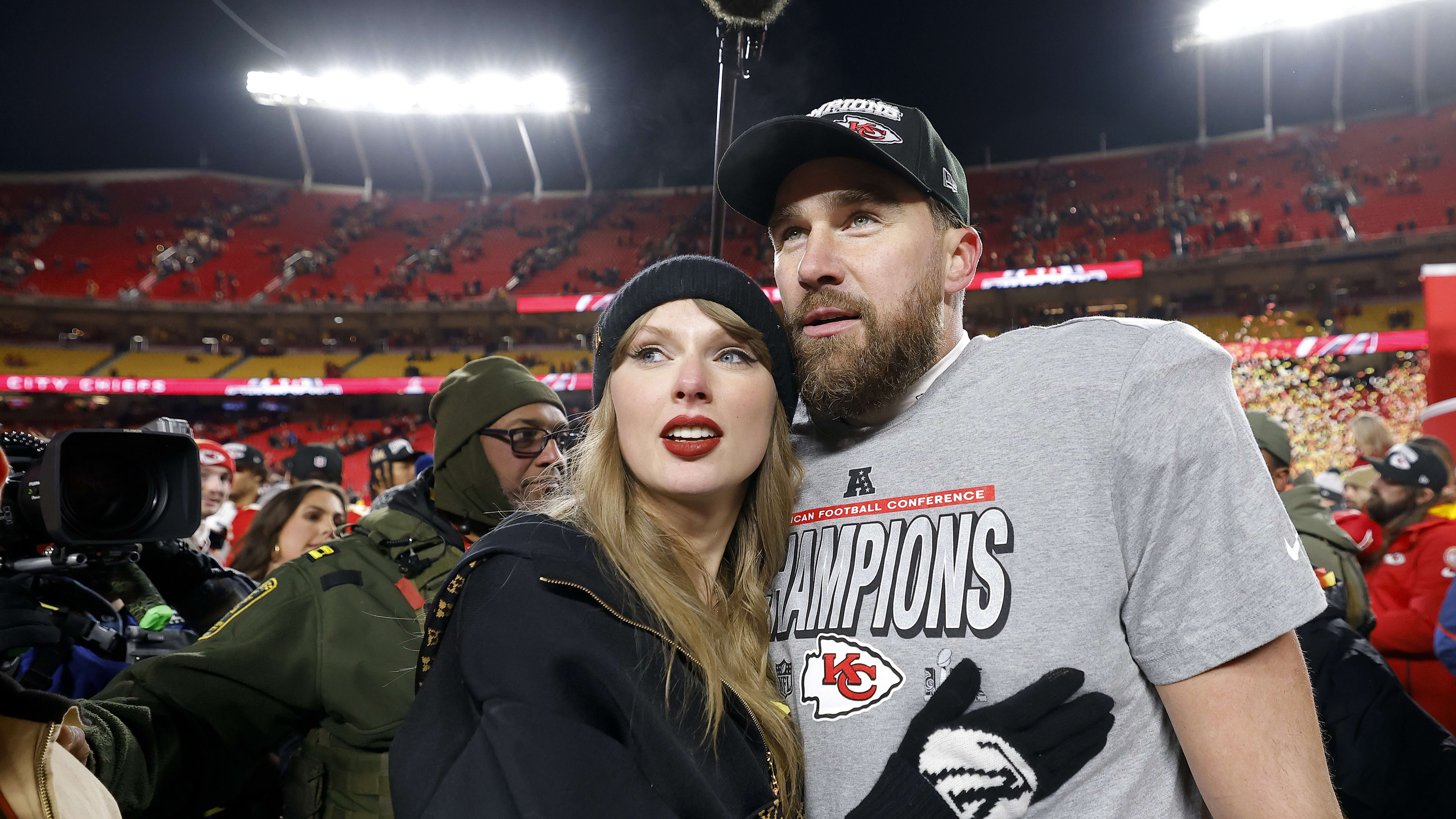 Taylor Swift Slams 'Shockingly Offensive' Travis Kelce Question During Interview - Men's Journal