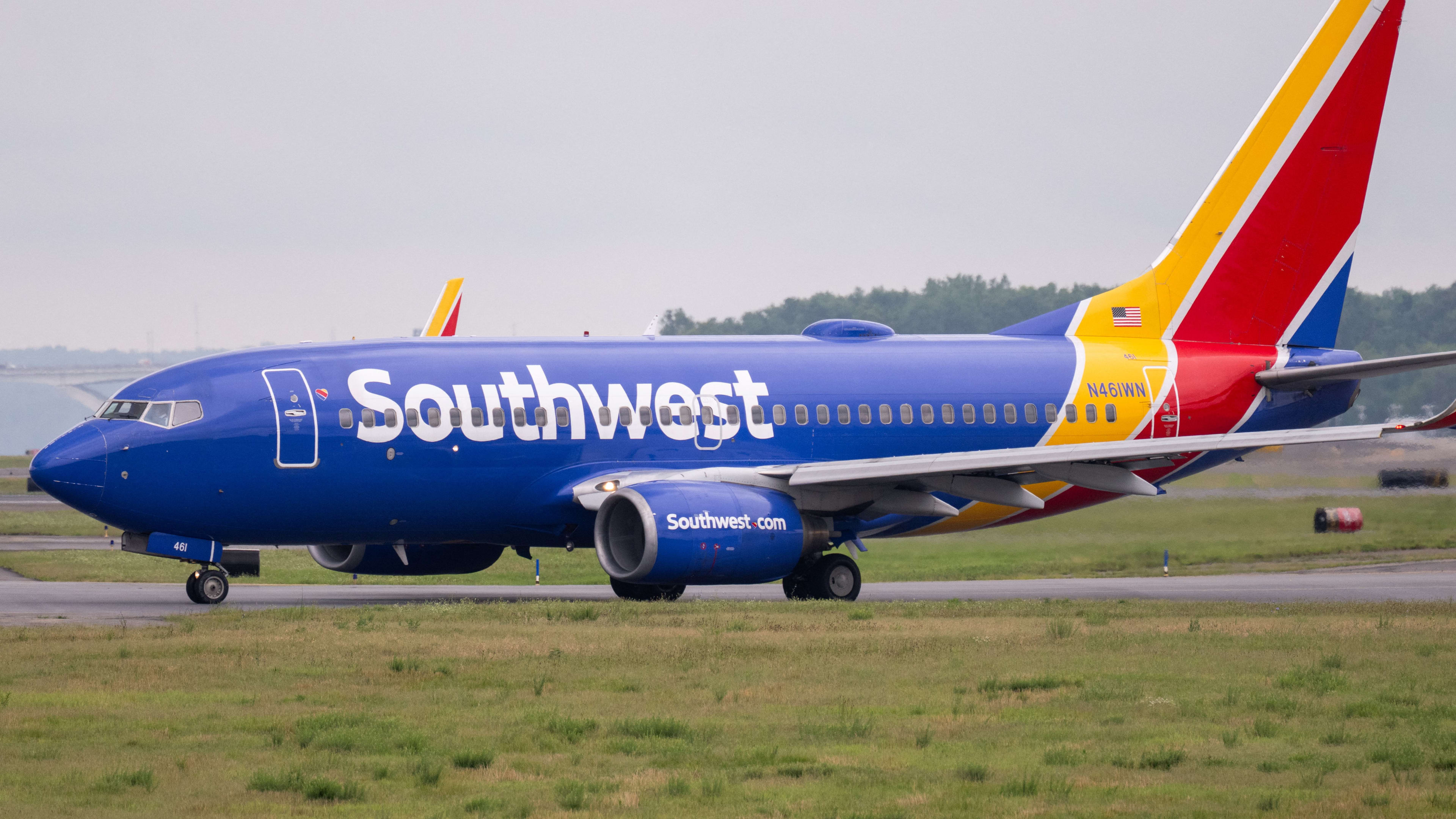 David Allsop: Southwest Pilot's Lawyer Fires Back at Claim He Was Drunk in Viral Video - Men's ...