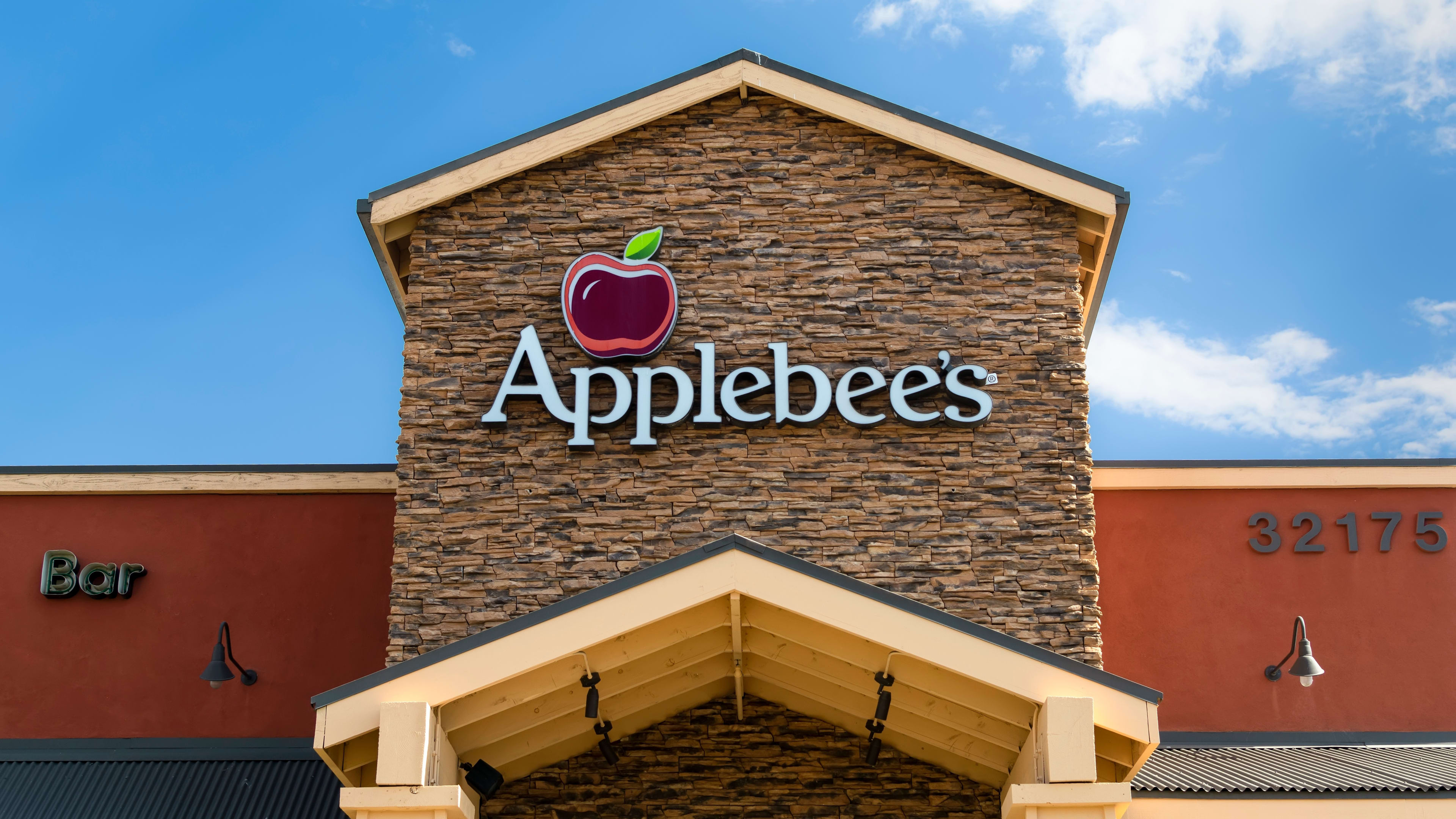 Applebee's Ultimate Trio Gives Guests Endless Food Combinations - Men's ...